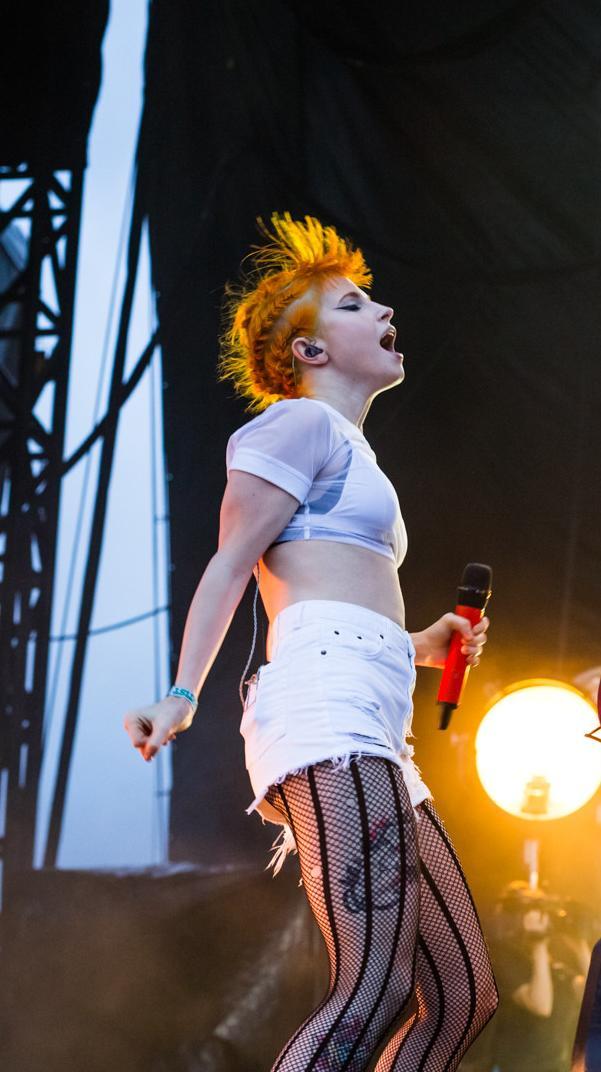 Dat profile | Scrolller