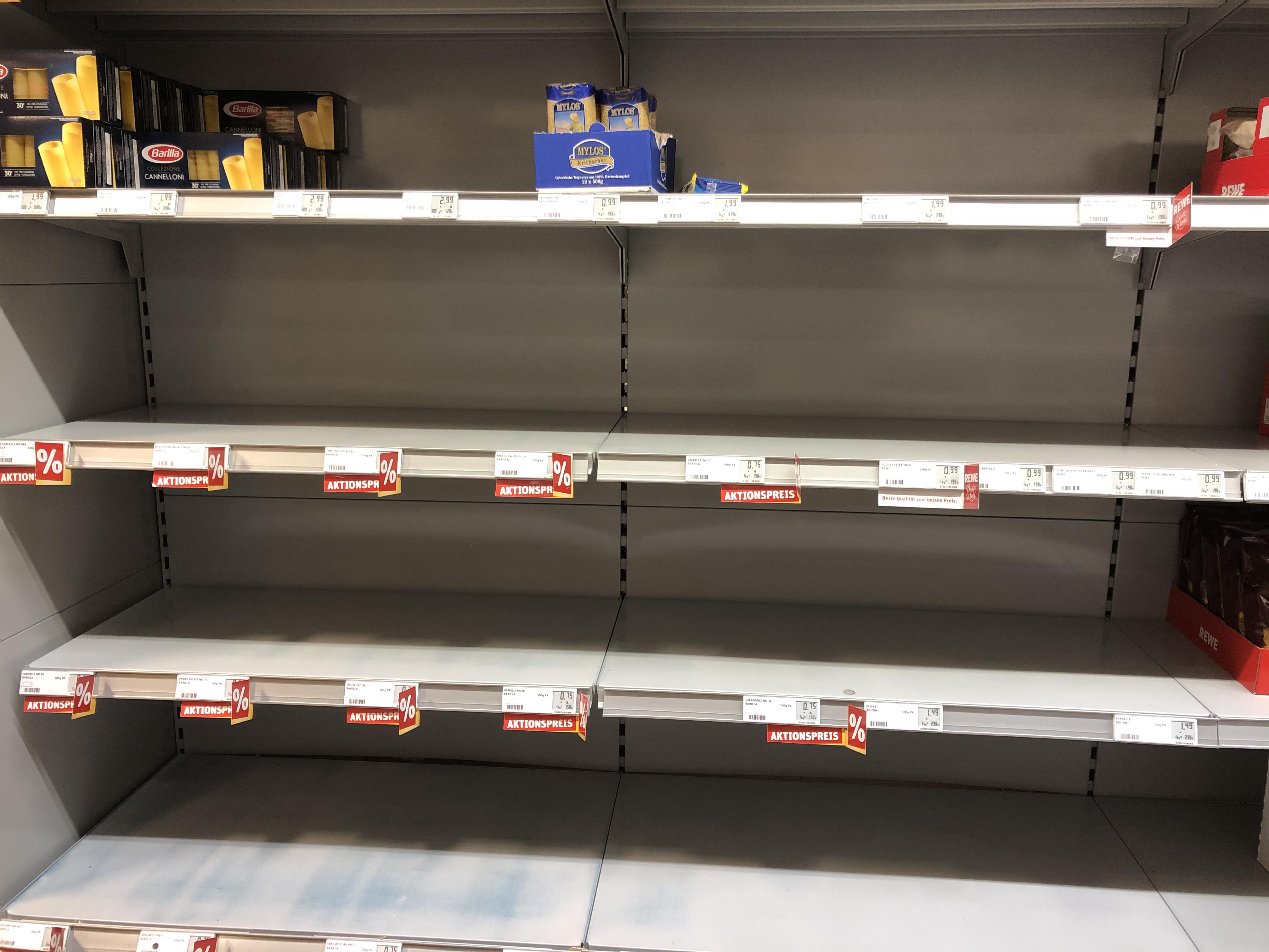 Data_irl | Scrolller