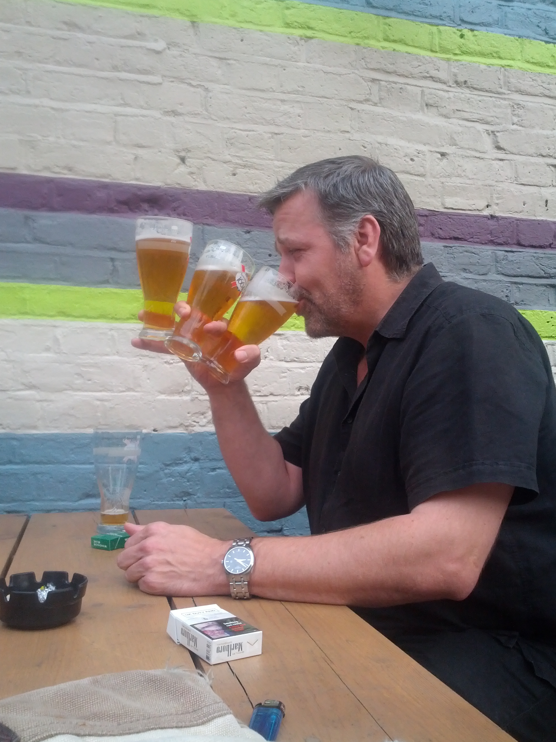 Dave drinking 3 pints | Scrolller