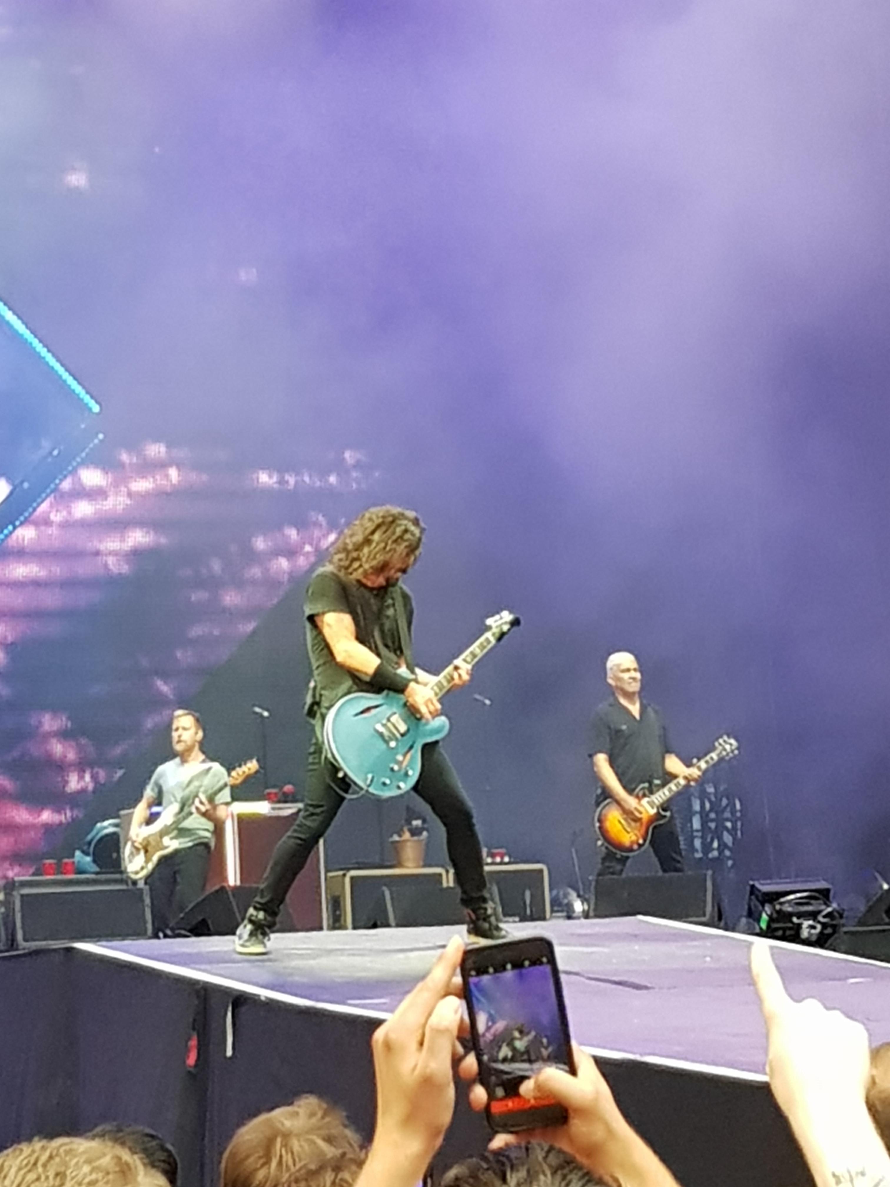 Dave fucking grohl! | Scrolller