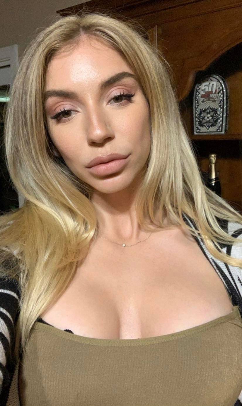 Dead looks | Scrolller