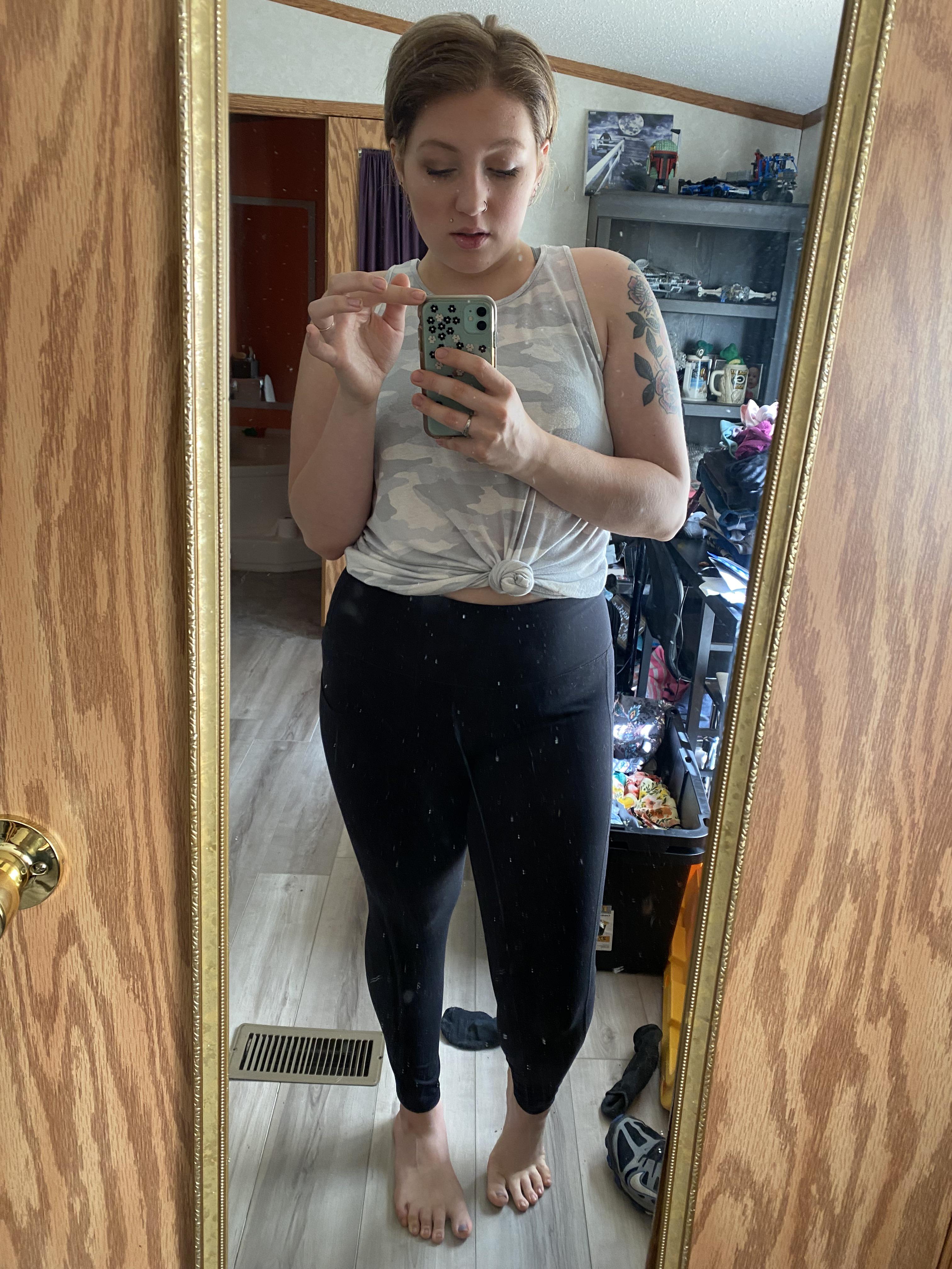 Definitely SFW but Goodmorning and happy Monday lovelies 😉💋 | Scrolller