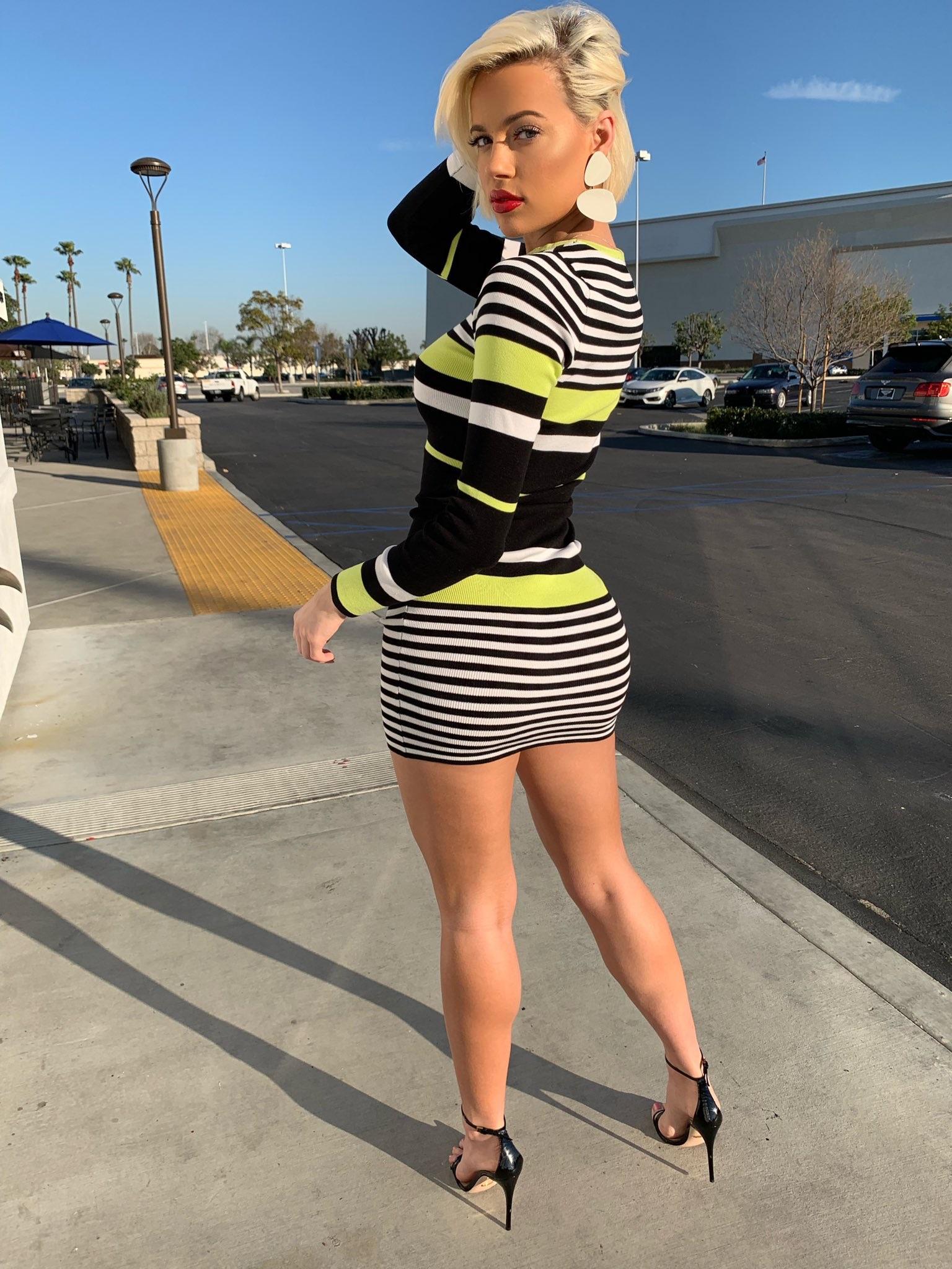 Dem legs | Scrolller