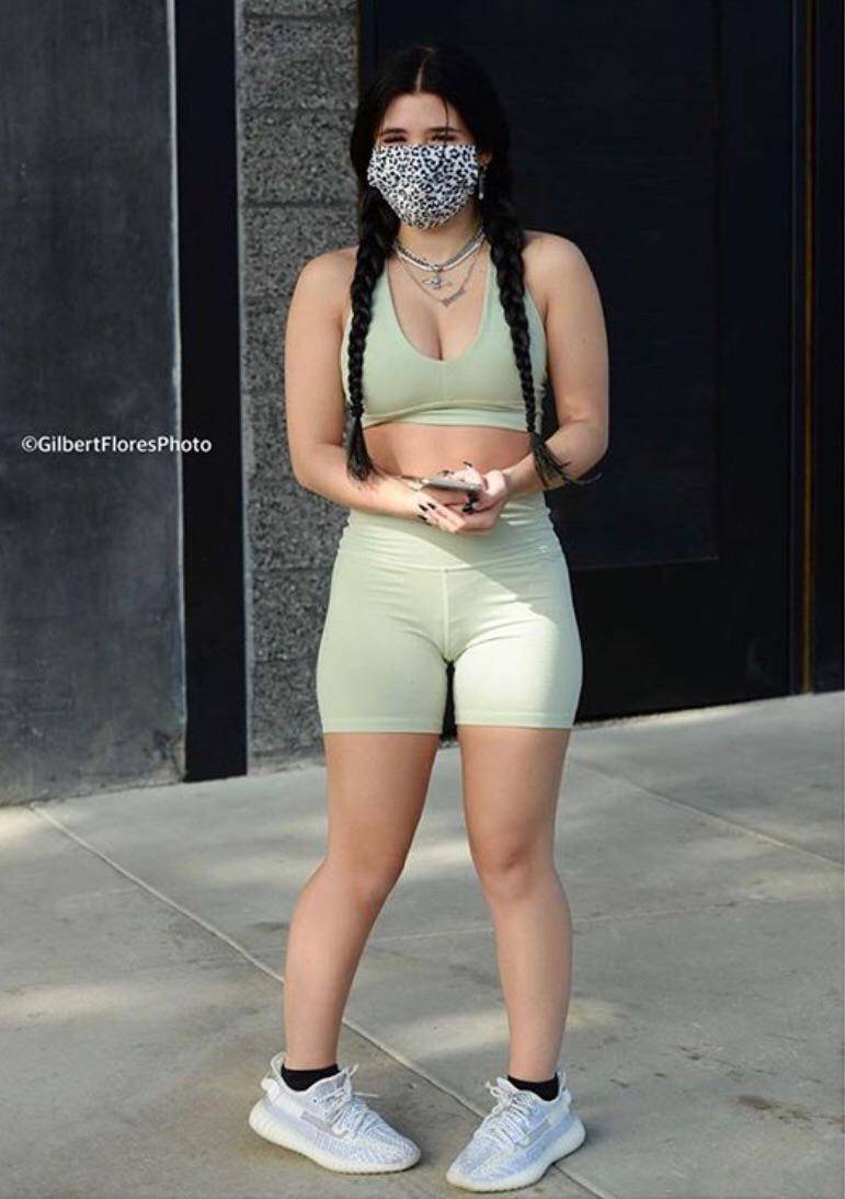 dem thighs | Scrolller