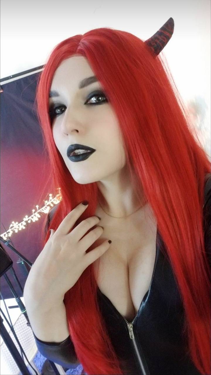 Demon girl | Scrolller