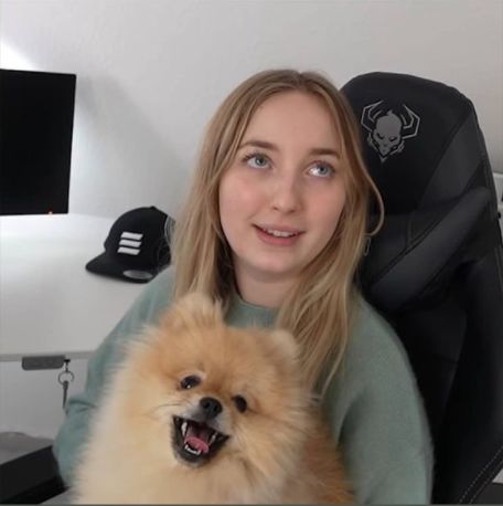 Der Blick XD - was sie wohl sieht? | Scrolller