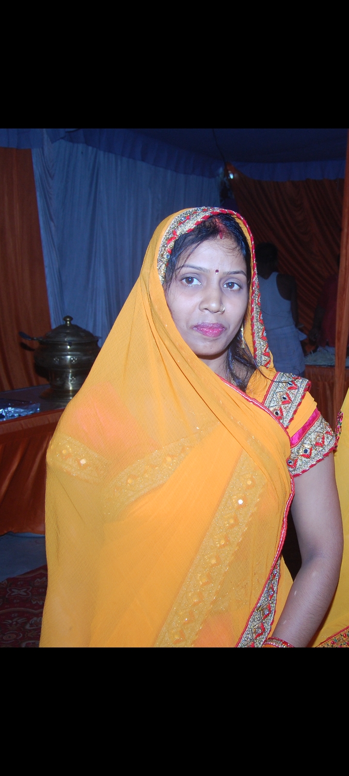 Desi chachi. Comment your thoughts. | Scrolller