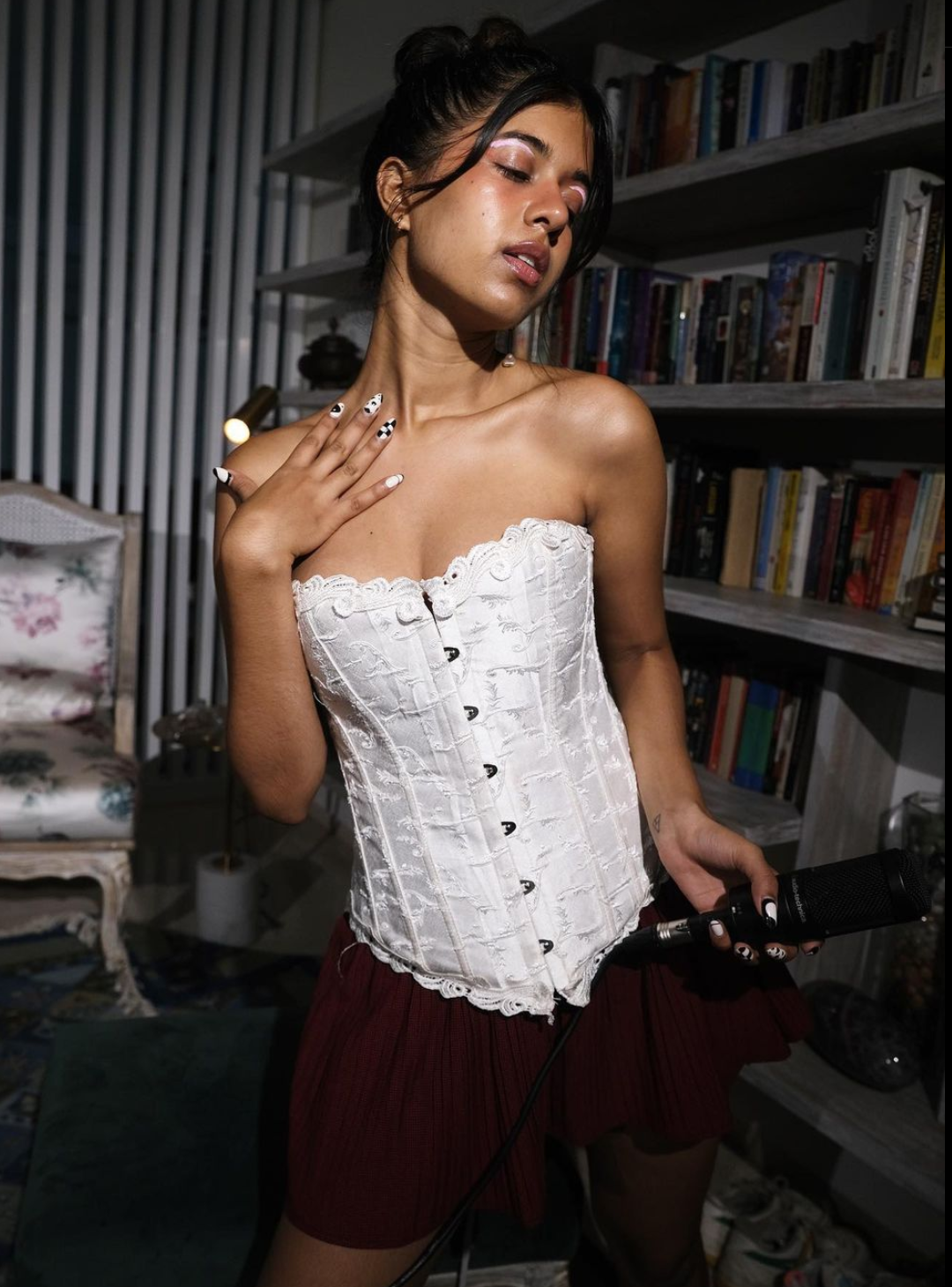 Desis are hot on another level. | Scrolller