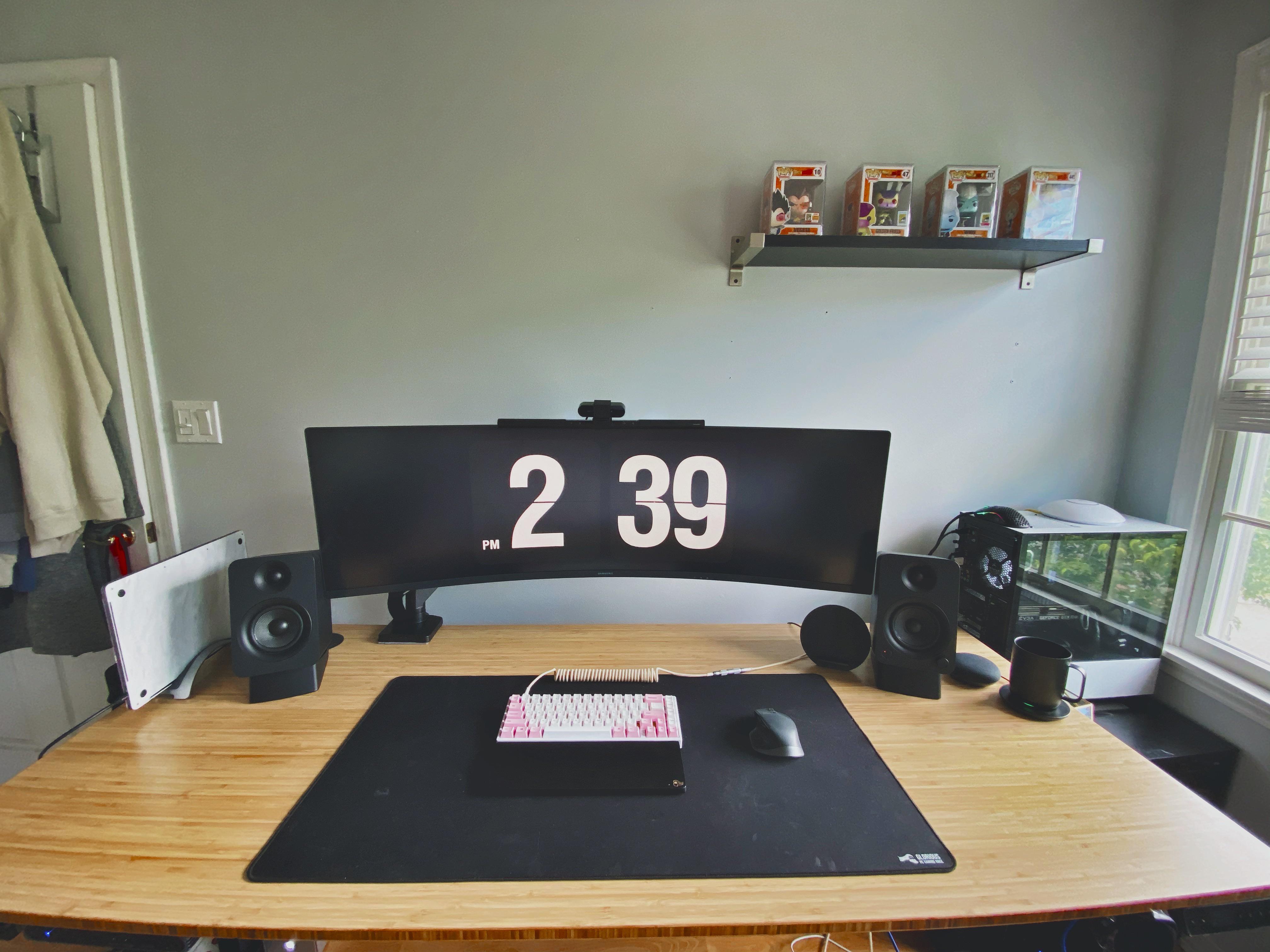 Desk setup v1.0 | Scrolller