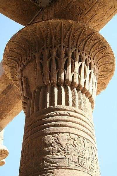 Details on a 4000 years old column | Scrolller