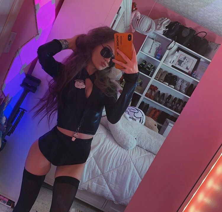 Detective Foxii | Scrolller