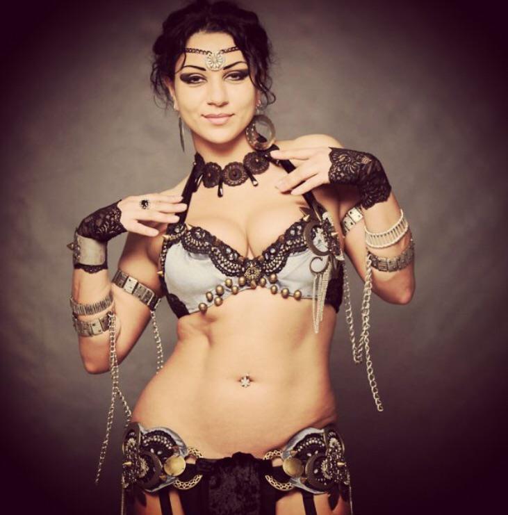 Diana Bastet | Scrolller