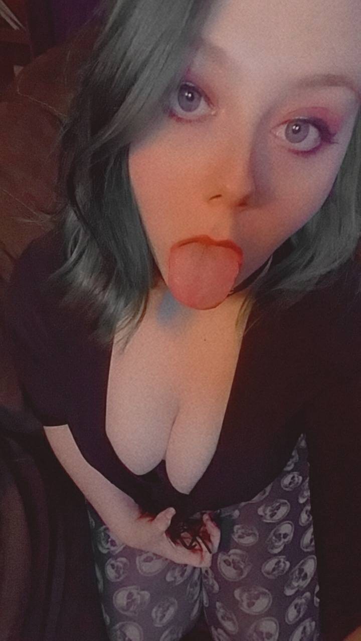 Did my make up for the firstime in forever. | Scrolller