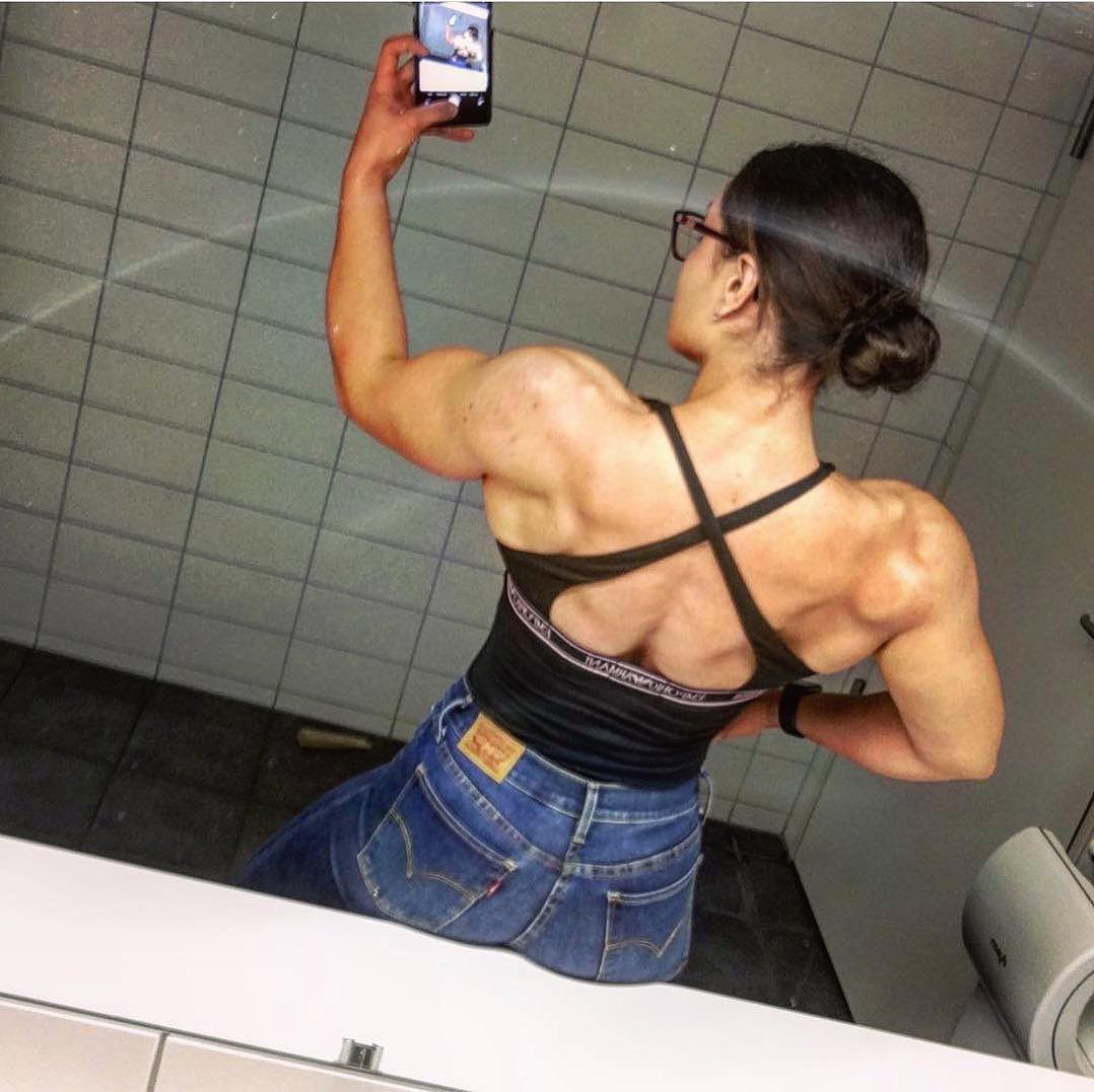 Dina Bakic | Scrolller