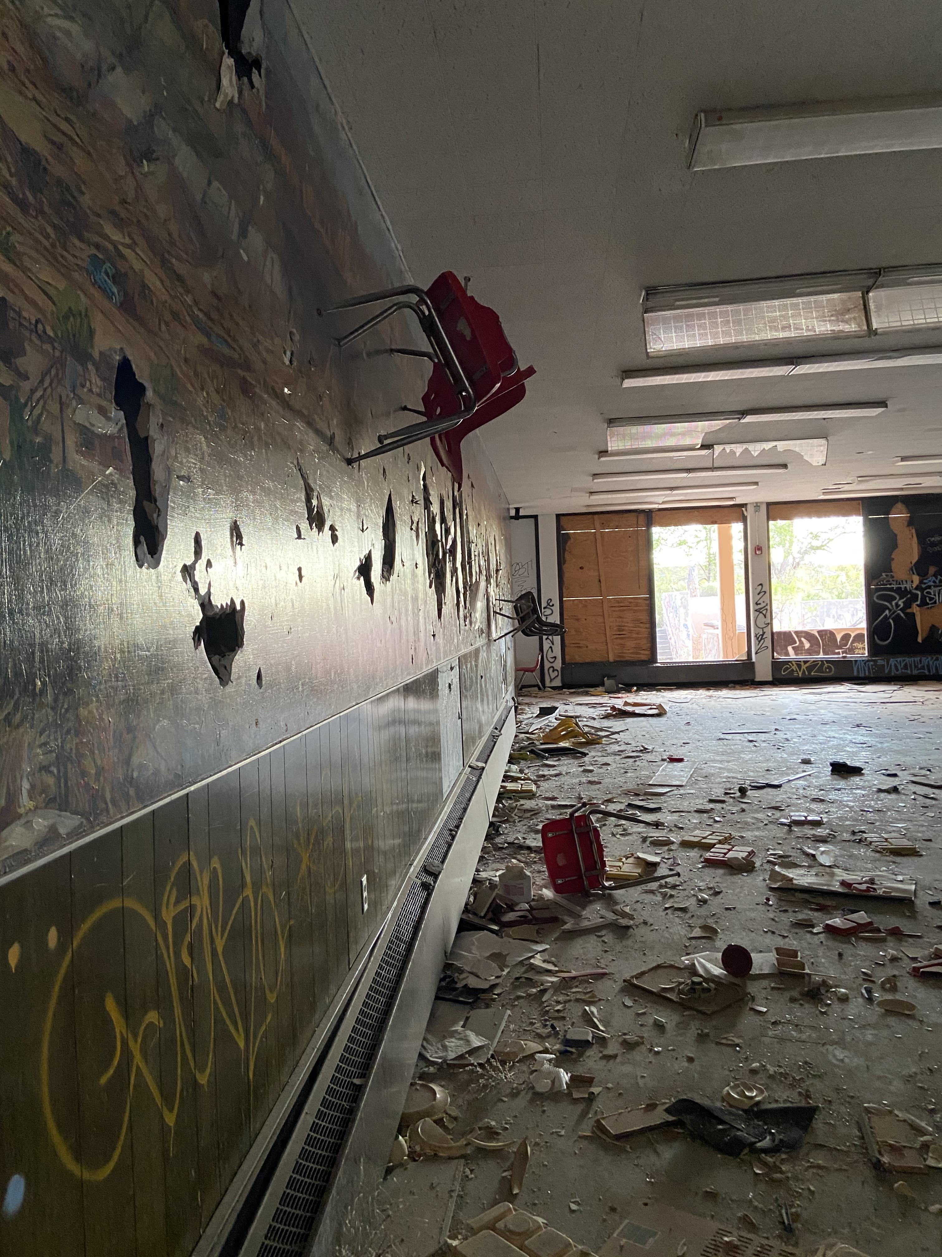 Dining Hall Destruction | Scrolller