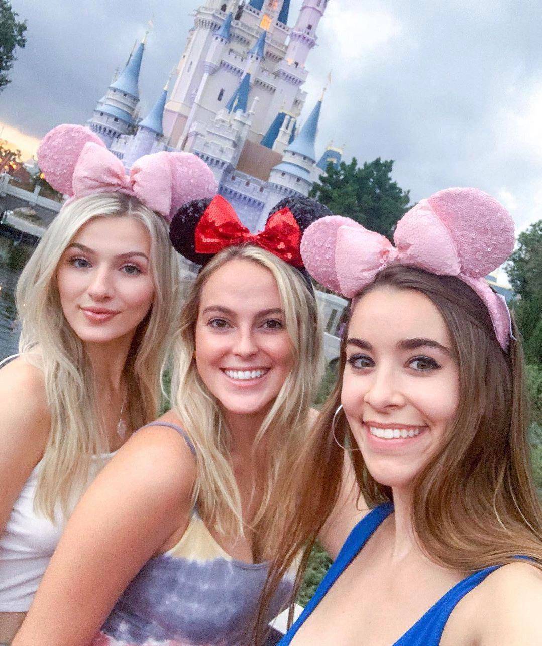 Disneyland | Scrolller