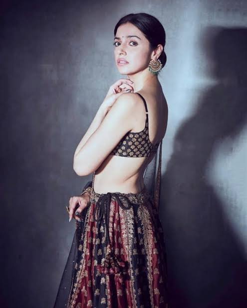 Divya Khosla Kumar has the perfect MILF body. | Scrolller