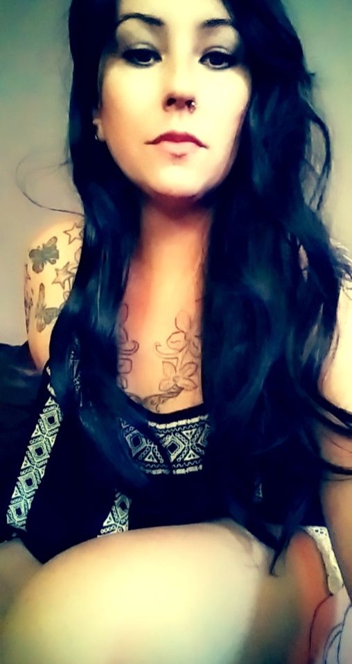 Do I fit in here? | Scrolller