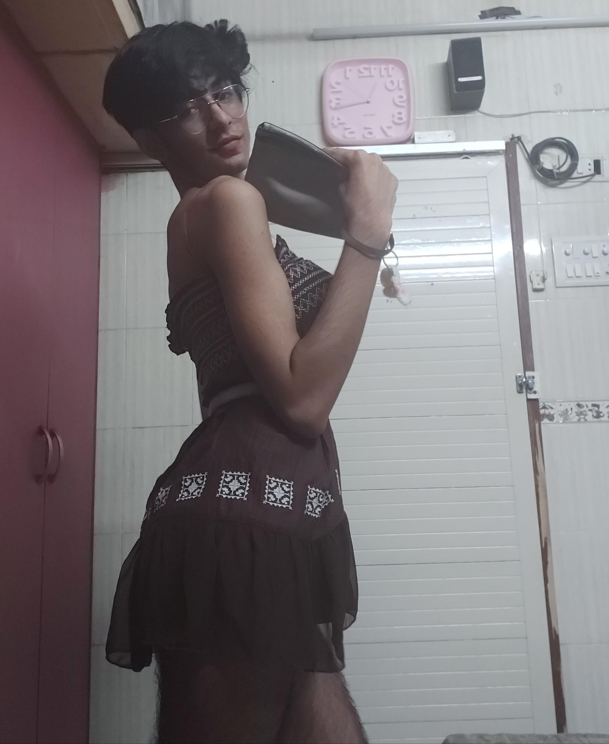 How do I look? First time with some makeup🥺 | Scrolller