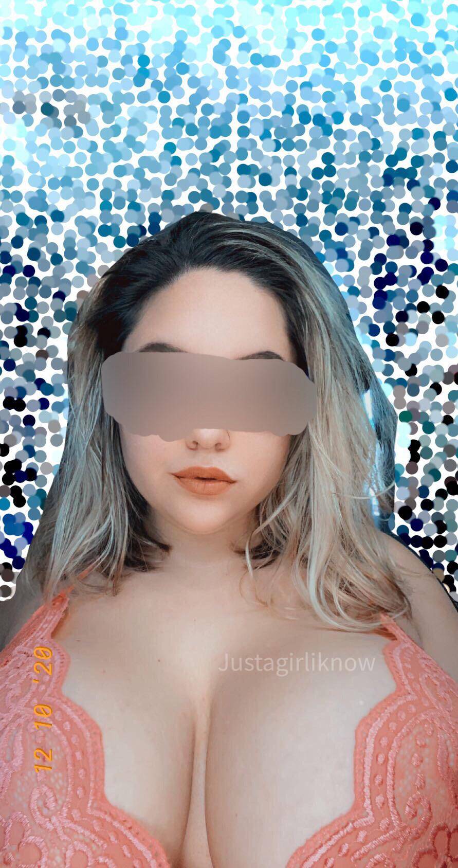 Do I look good in pink? | Scrolller