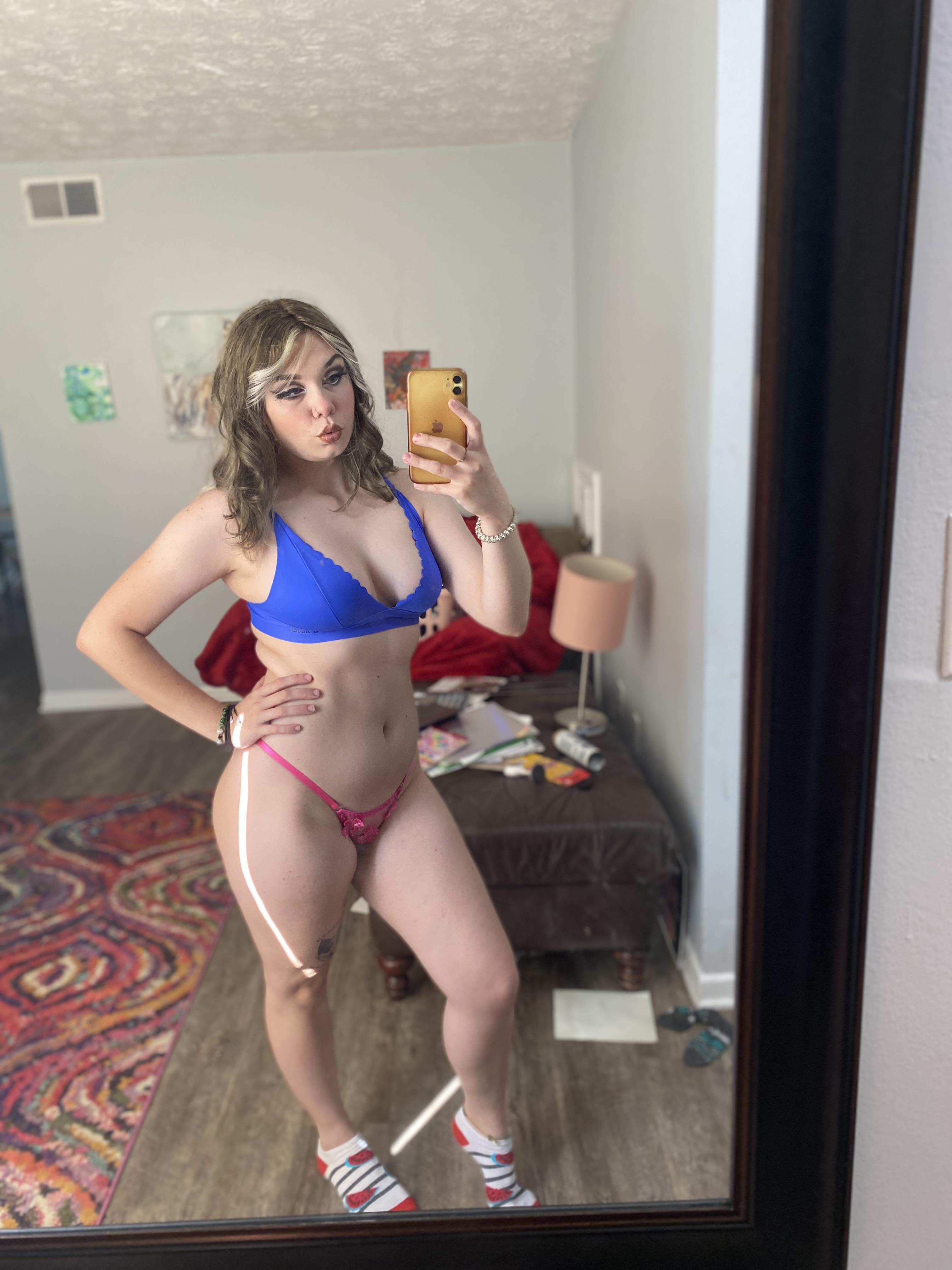 Maybe this will catch some views | Scrolller