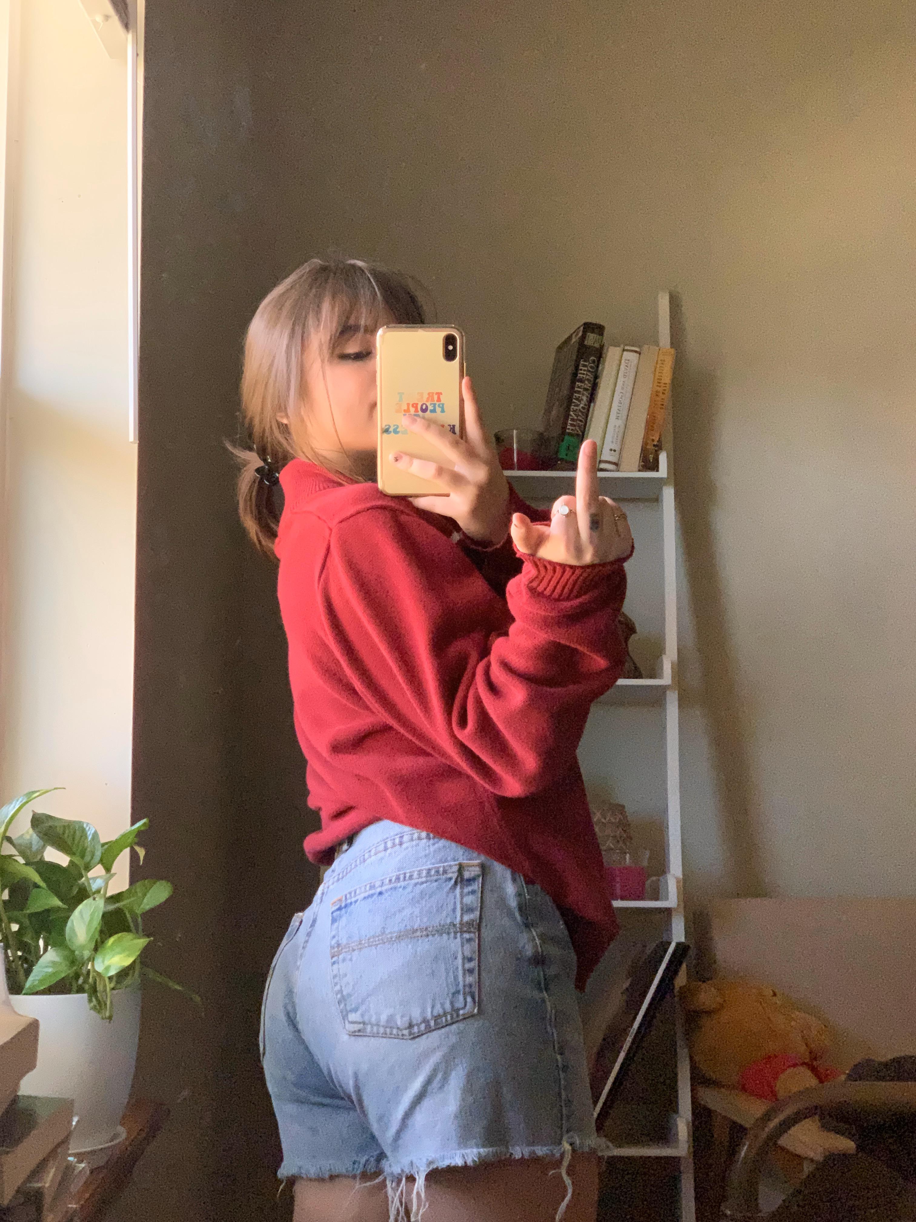 do I make your horny? | Scrolller