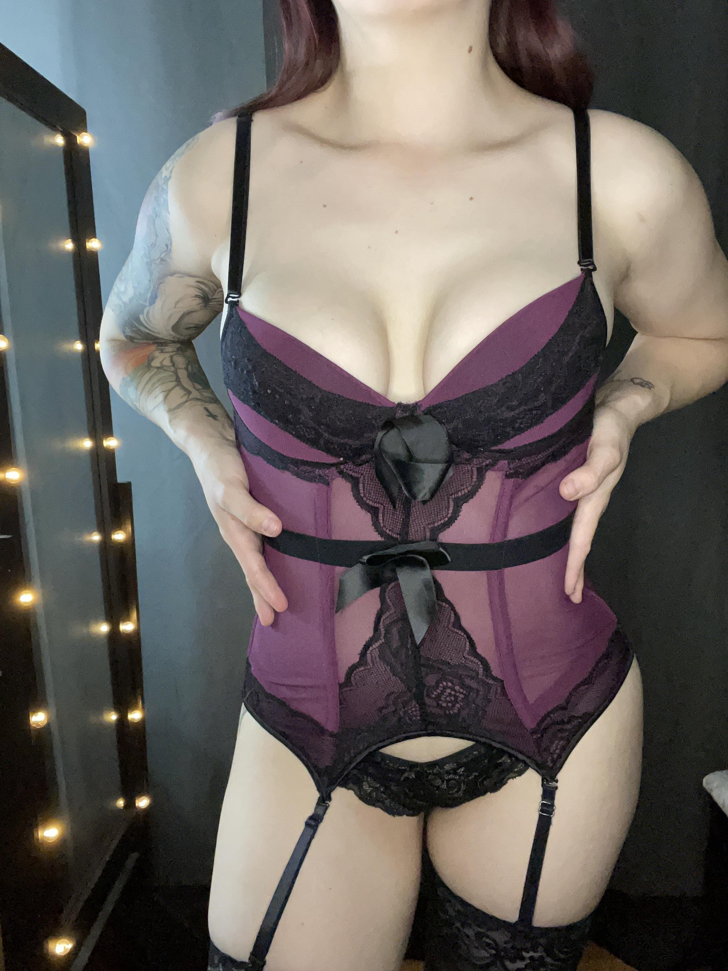 Corsets make everything pop | Scrolller