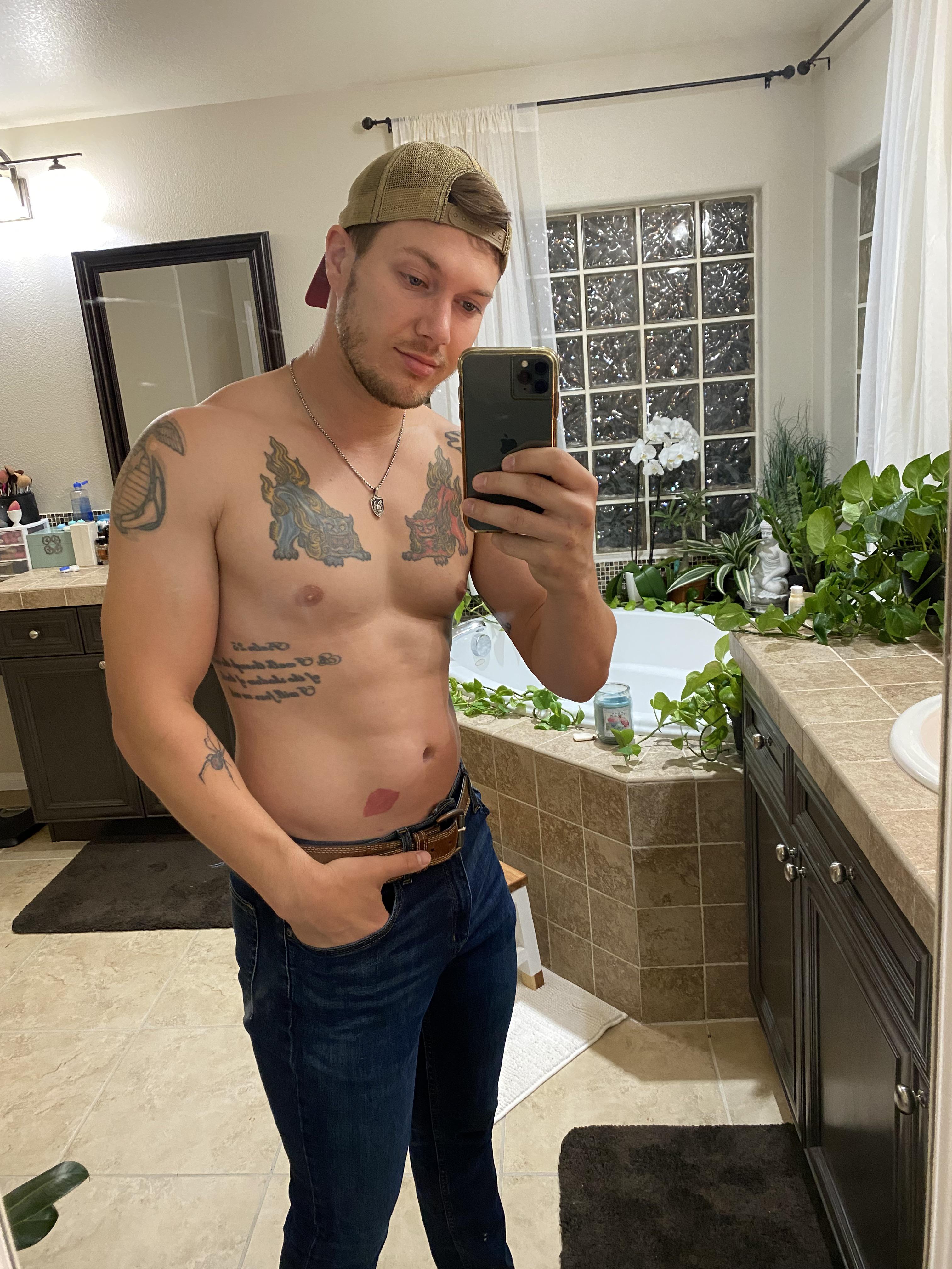 Do you like backwards hats? | Scrolller