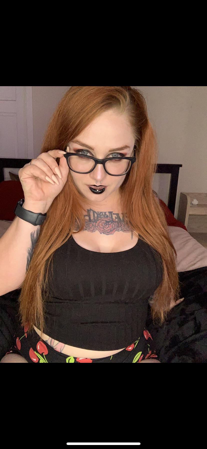 Do You Like My Glasses Scrolller