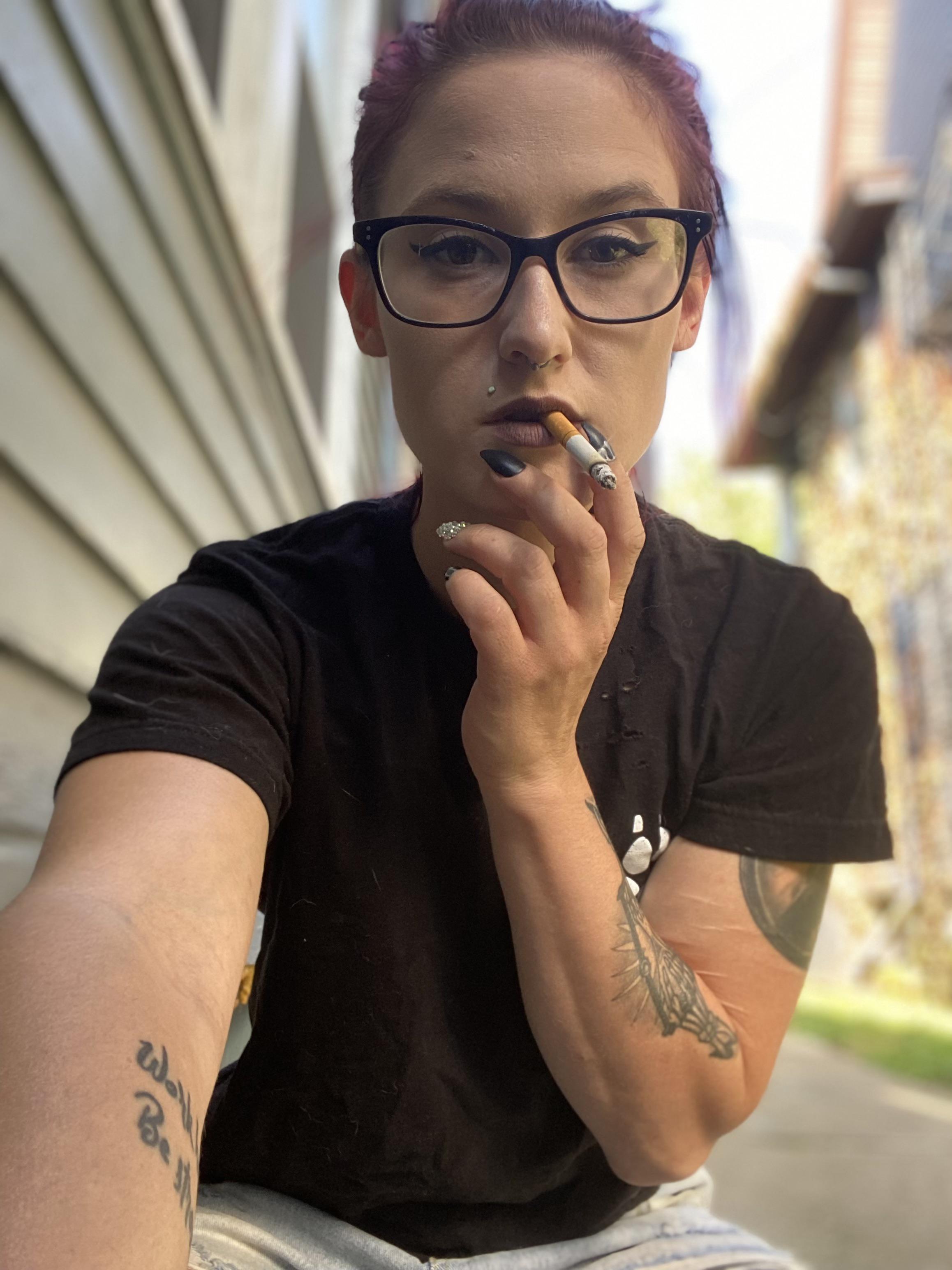 Do you like my lipstick? | Scrolller