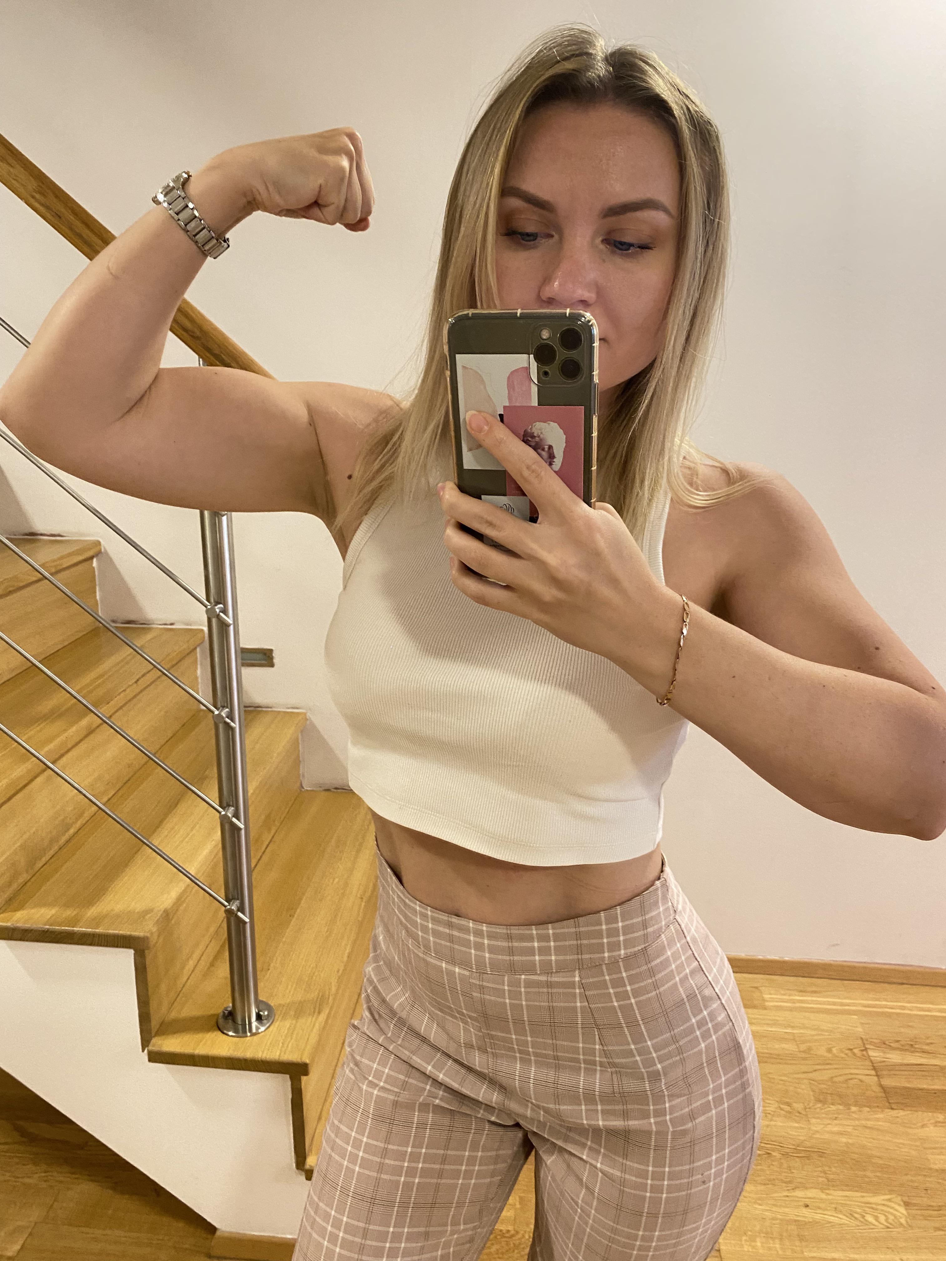 Do you like my shape | Scrolller