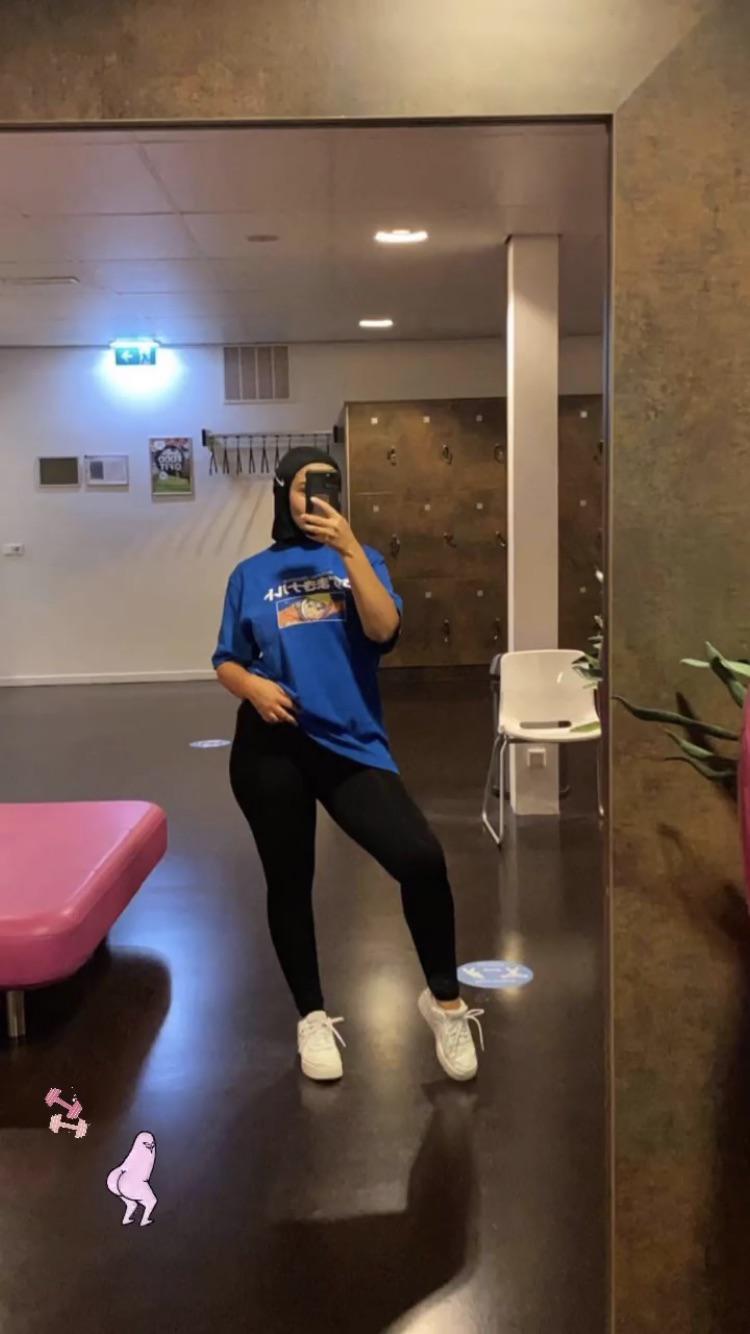 Do you like my thicc thighs? | Scrolller