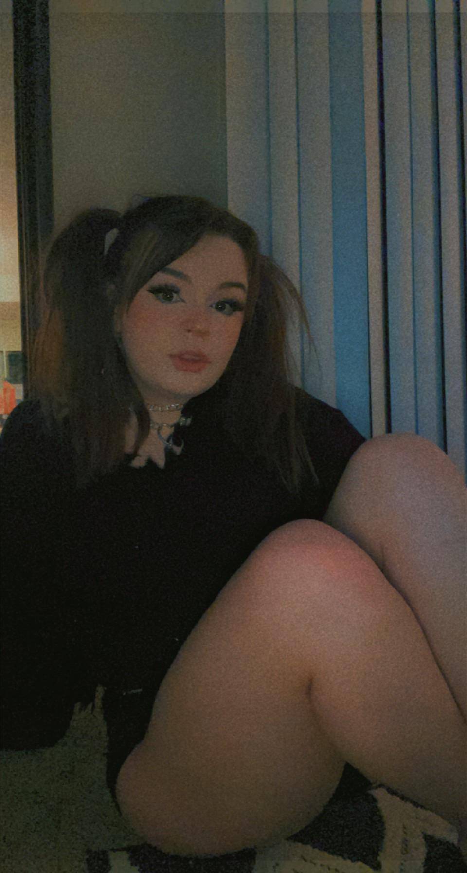 Do you like thick thighs? | Scrolller