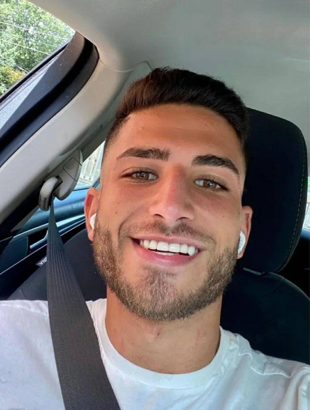 Does my smile turn you on? | Scrolller