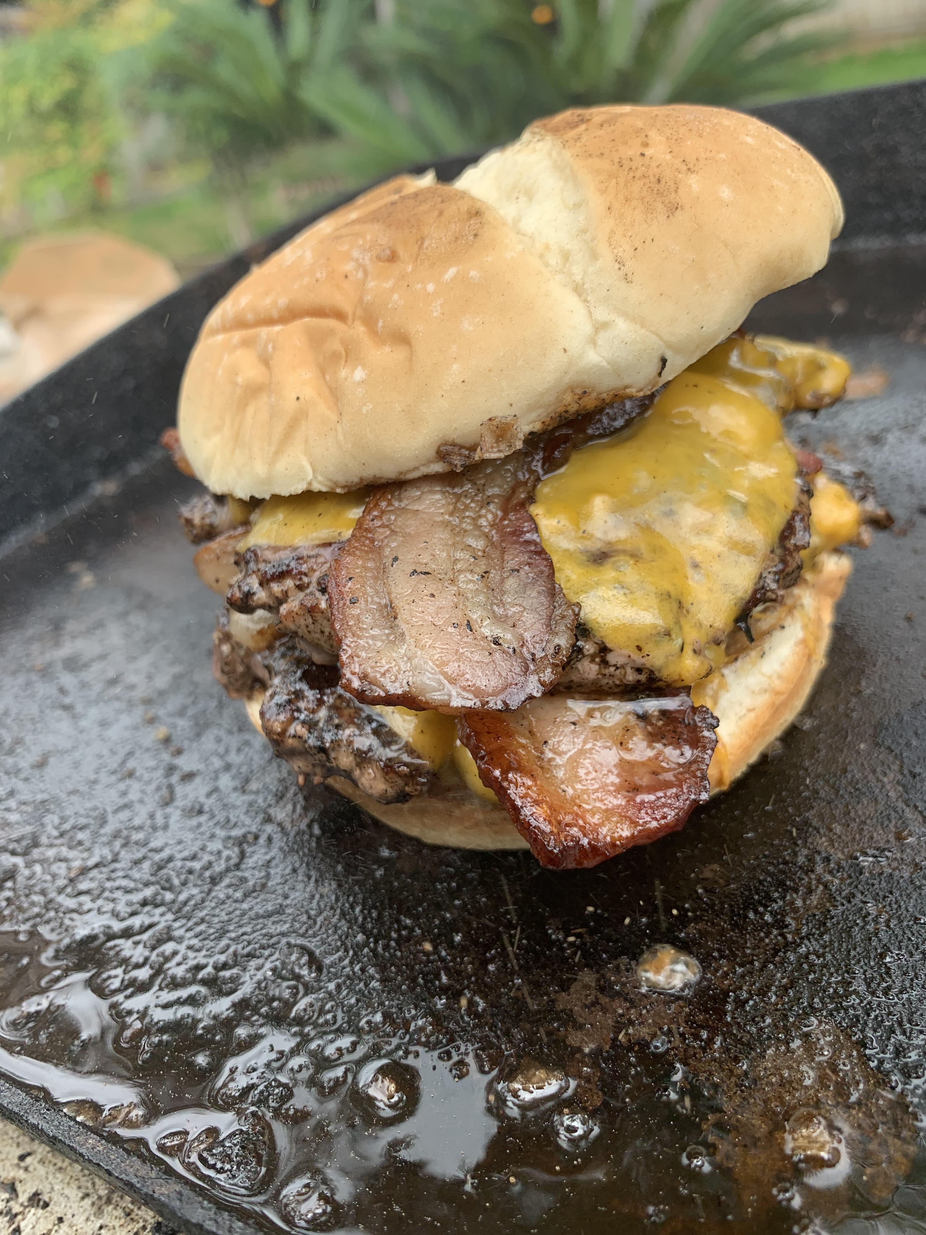 Double bacon burger | Scrolller
