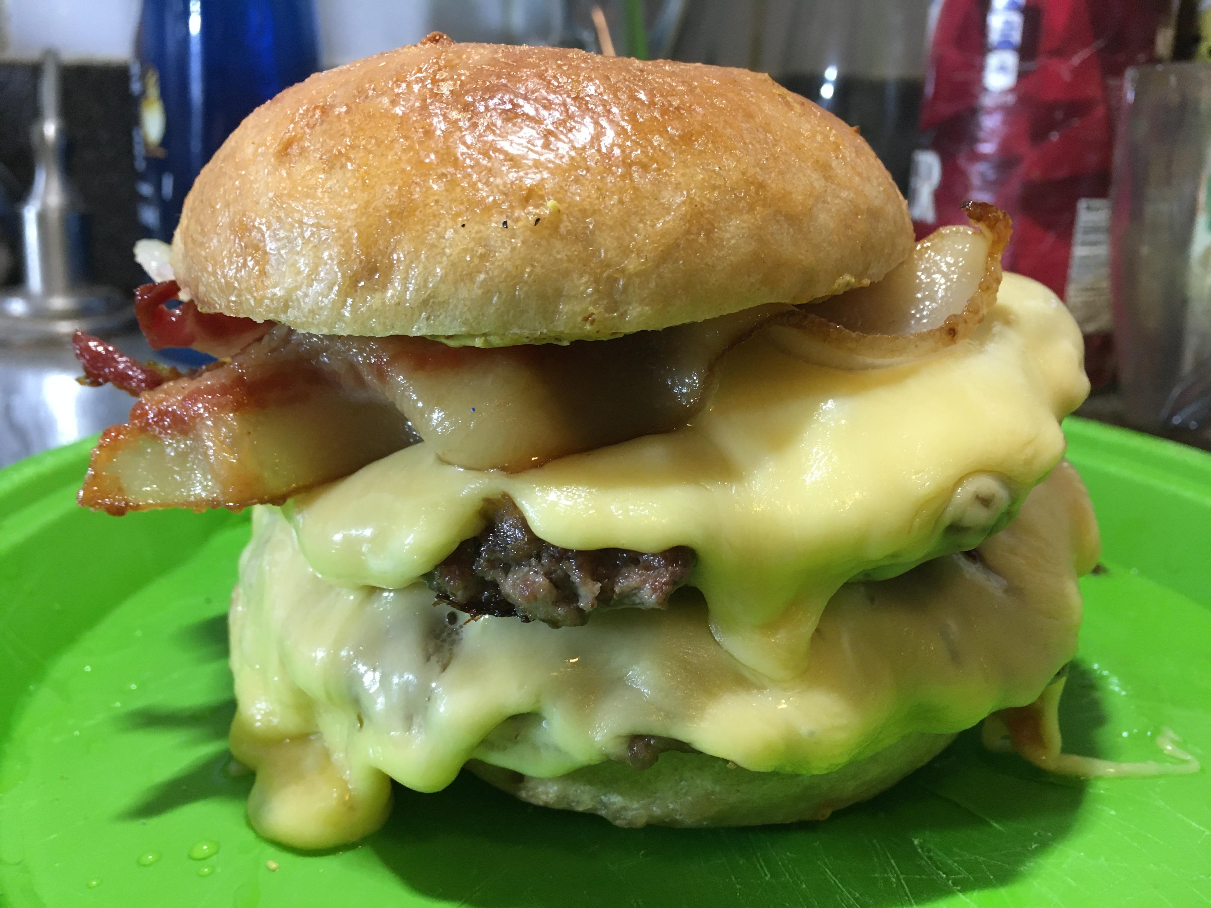 Double Bacon Cheeseburger | Scrolller