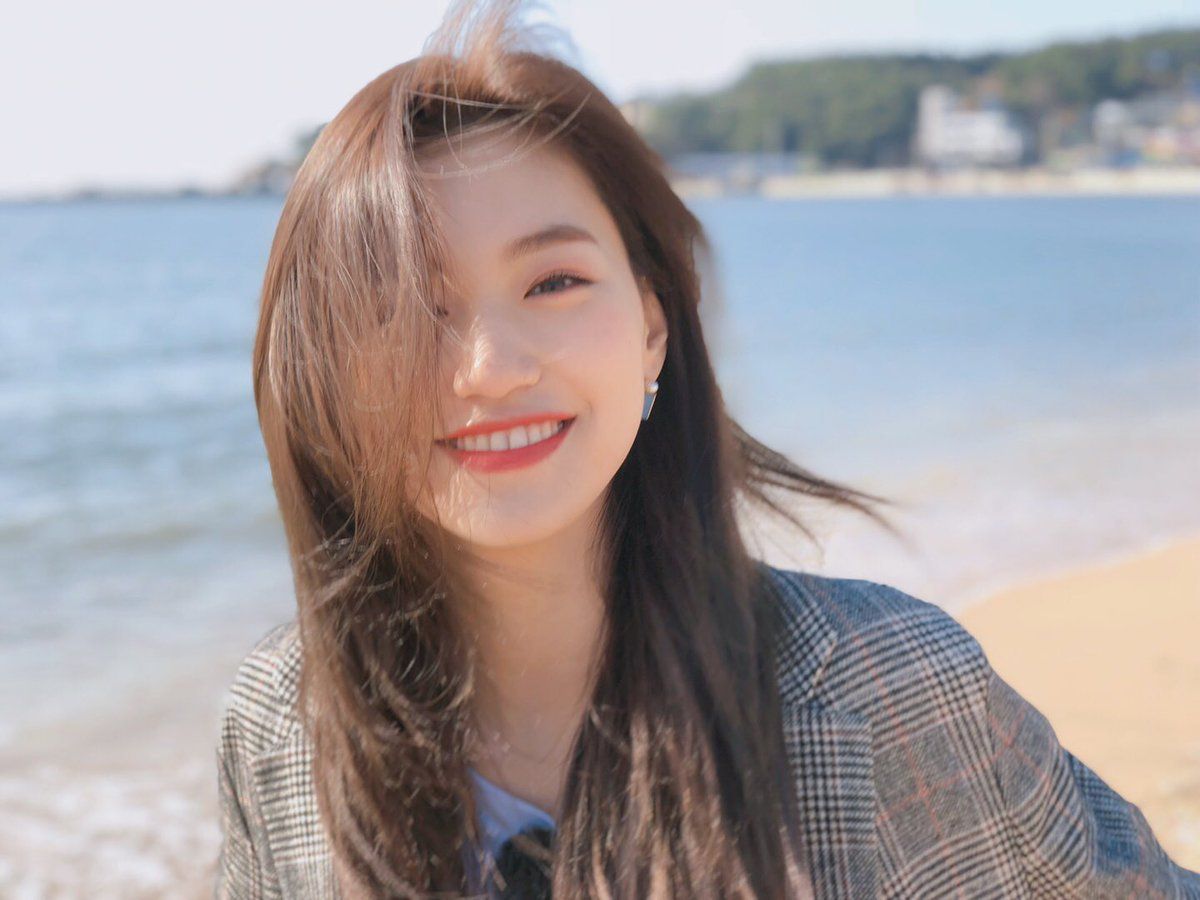 Doyeon at the beach | Scrolller