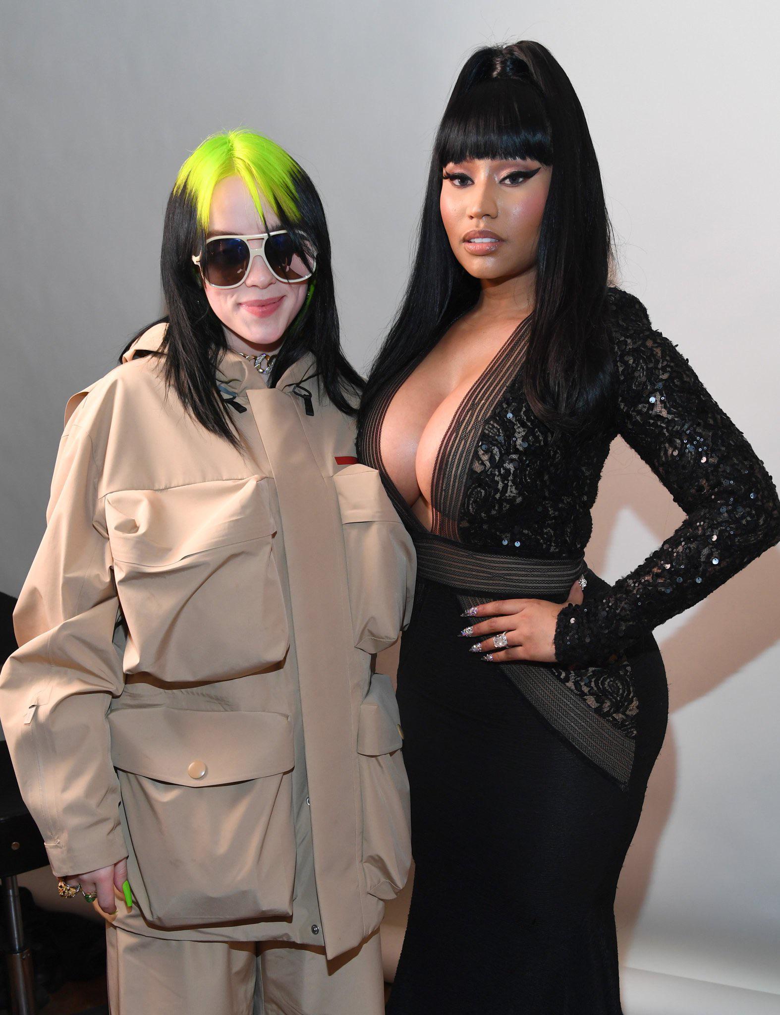 Dream Threesome 🤤 | Scrolller