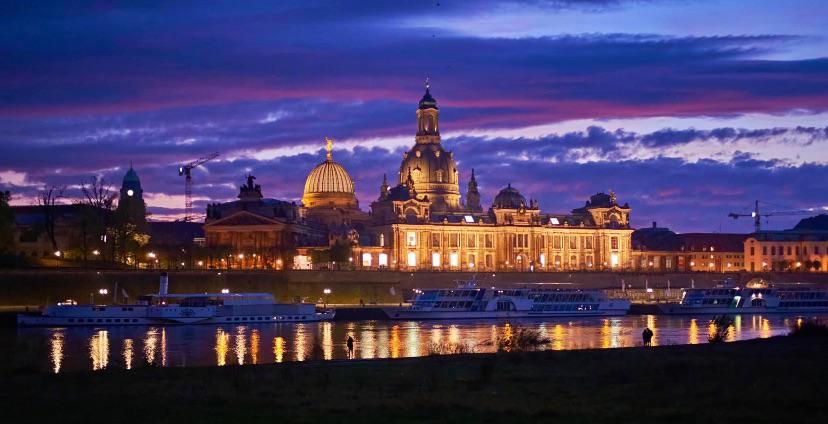 Dresden at night | Scrolller