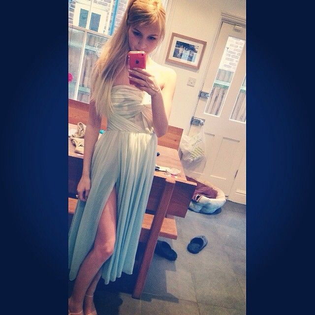 Dress Scrolller