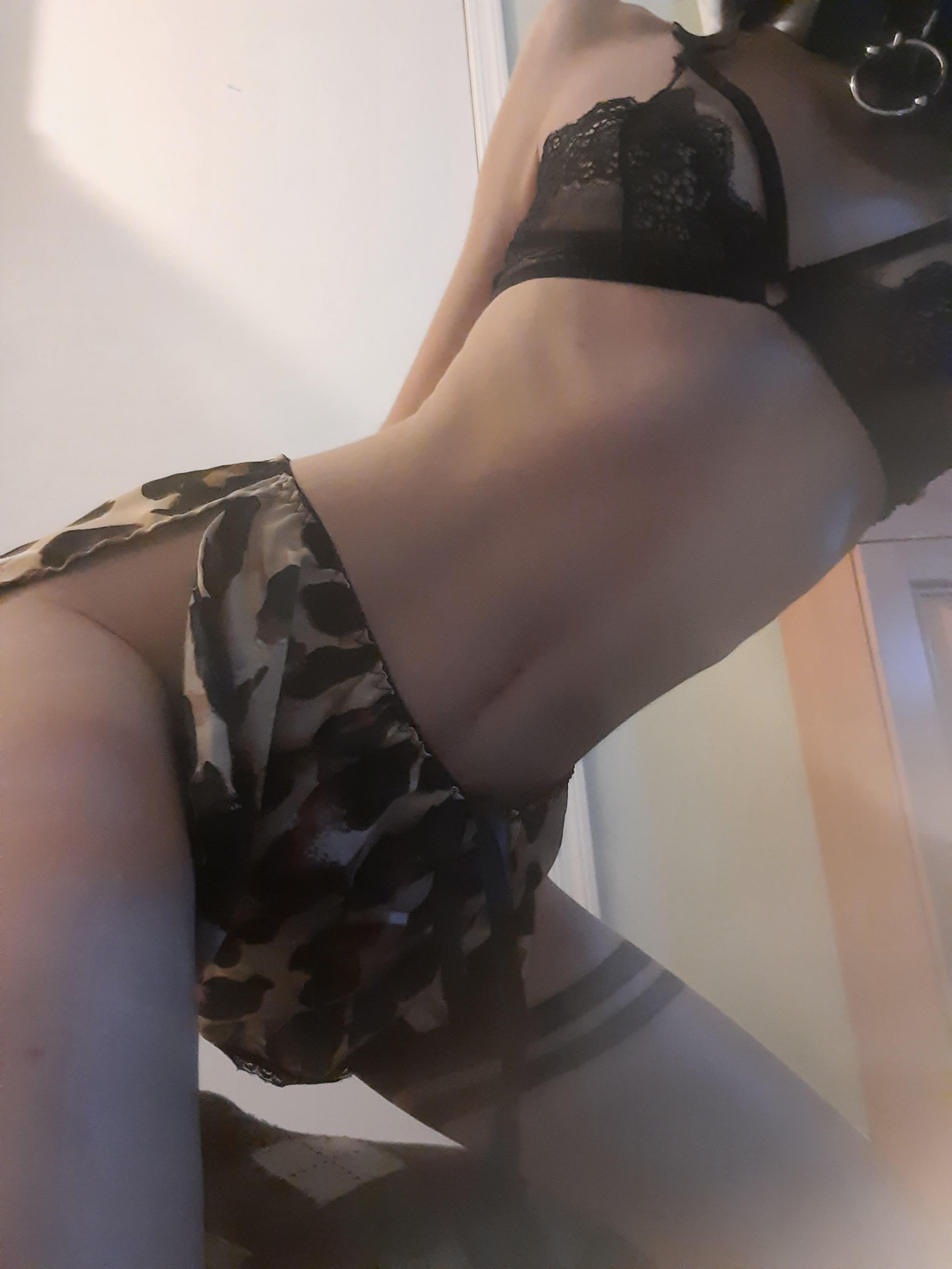 Dressed up with nowhere to hoe | Scrolller