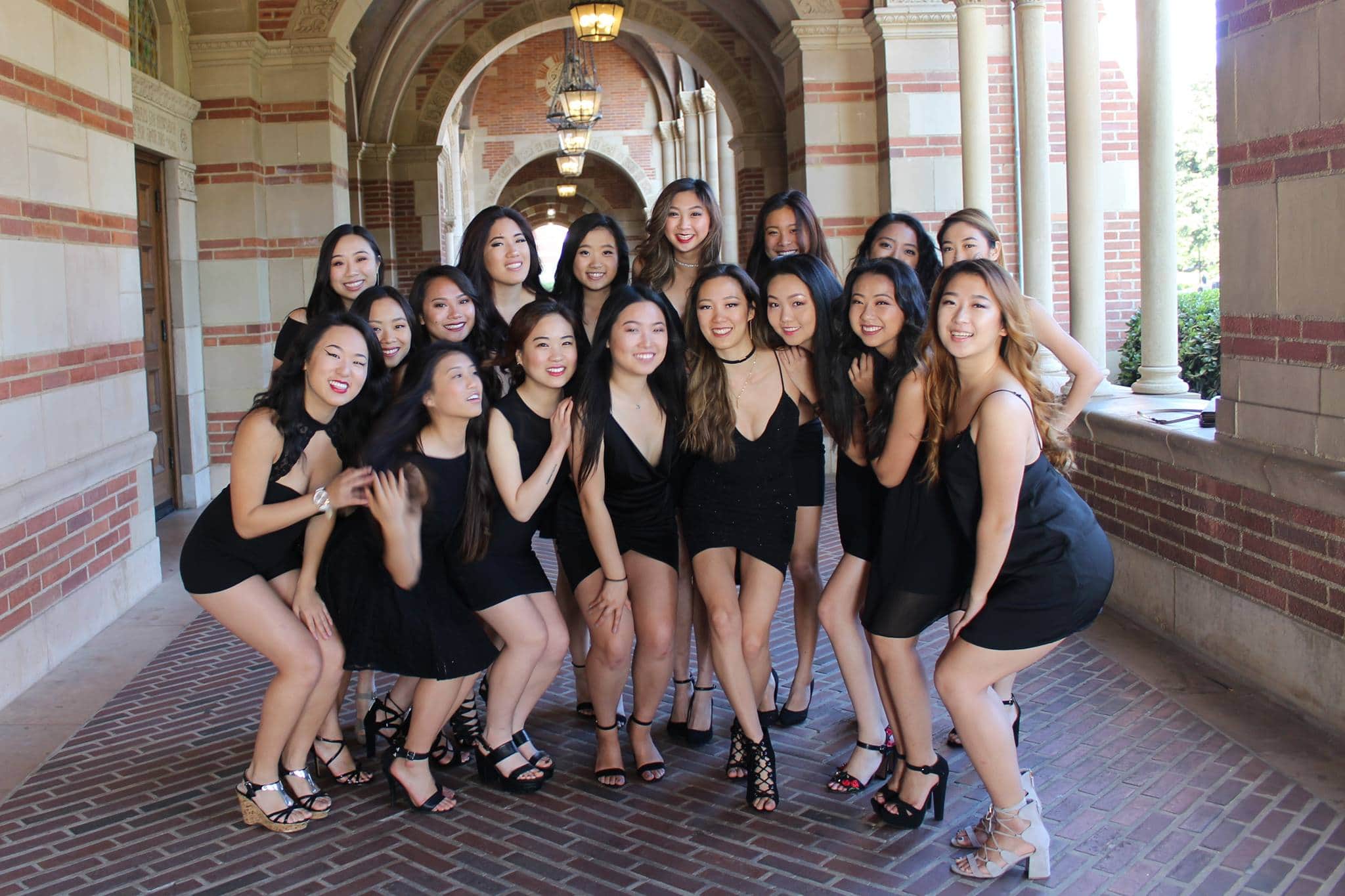 Dresses in all flavors | Scrolller