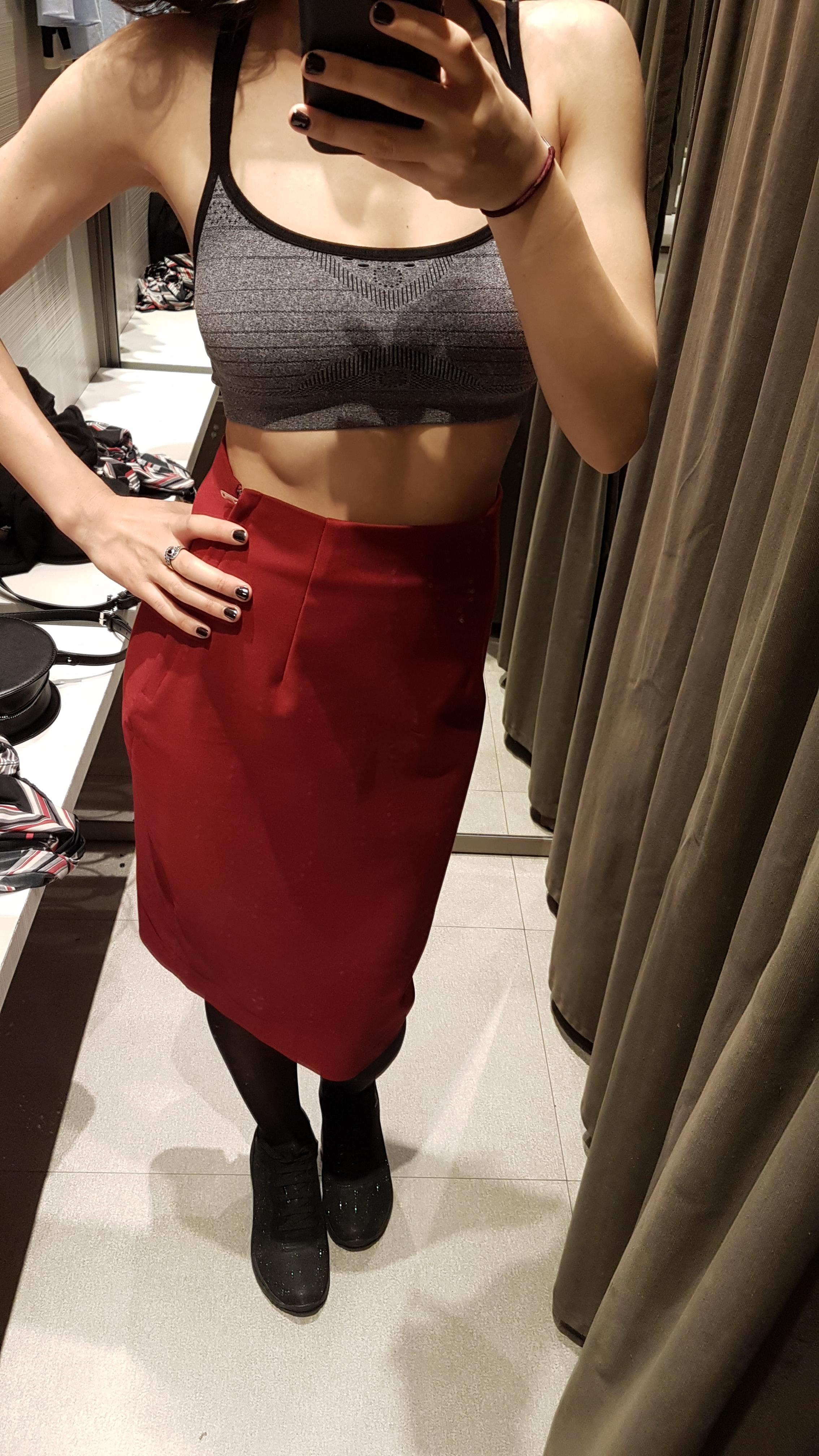 Dressing room selfie! | Scrolller