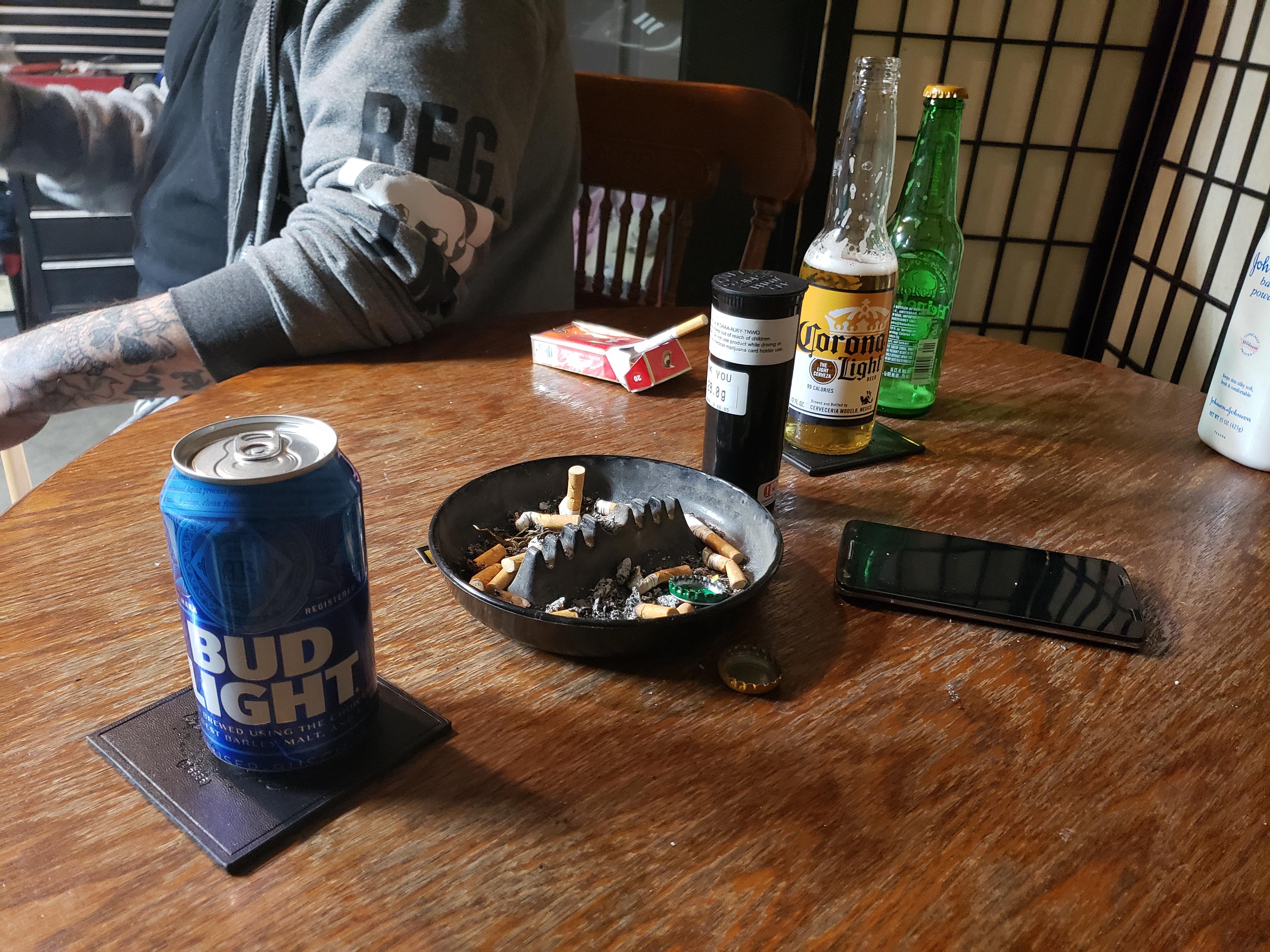 Drinking with the enemy. | Scrolller