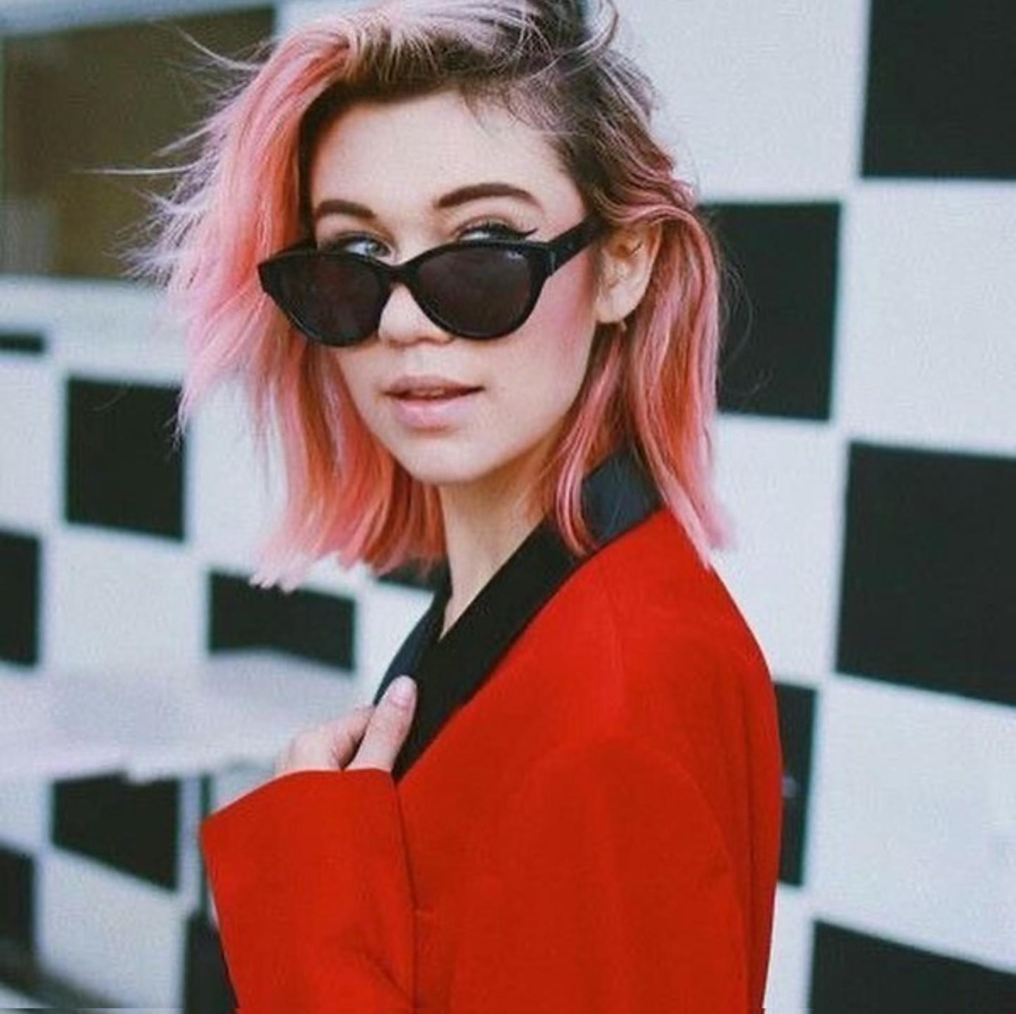 *drinks tea aggressively* we stan. | Scrolller