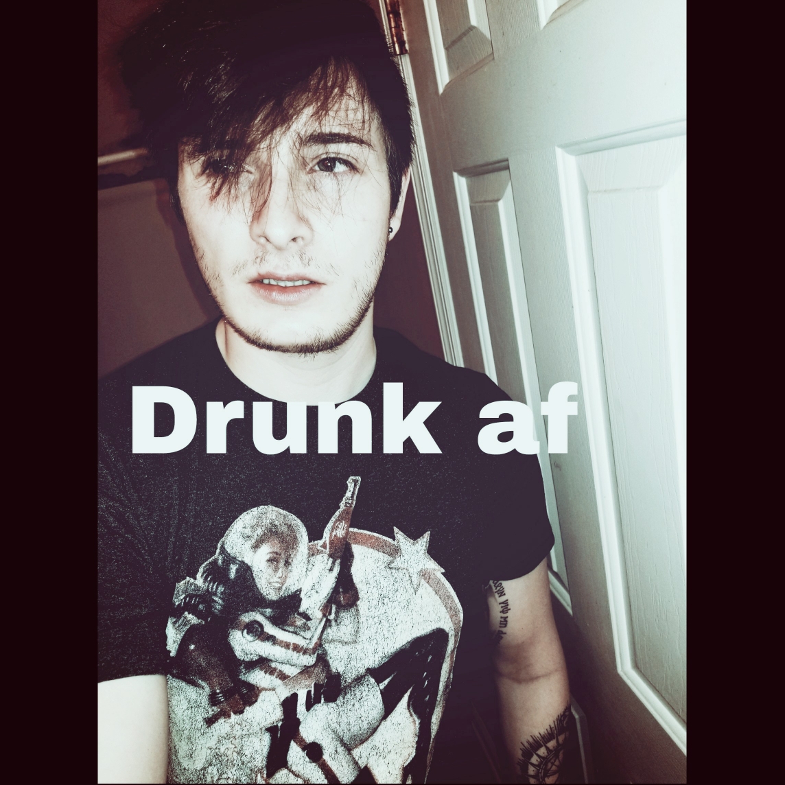 Drunk and single | Scrolller