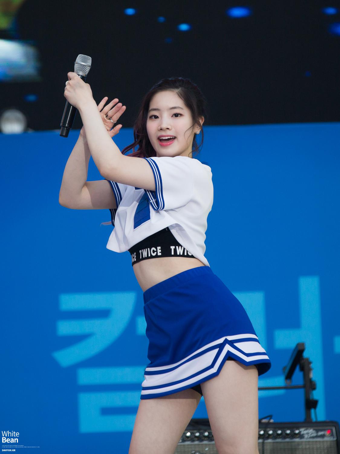Dubu in White & Blue | Scrolller