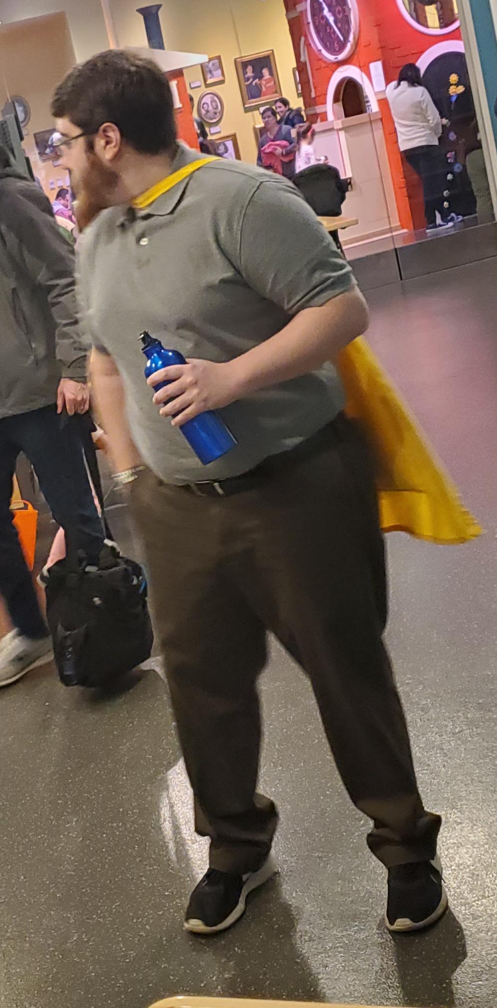 Dude at work repping | Scrolller