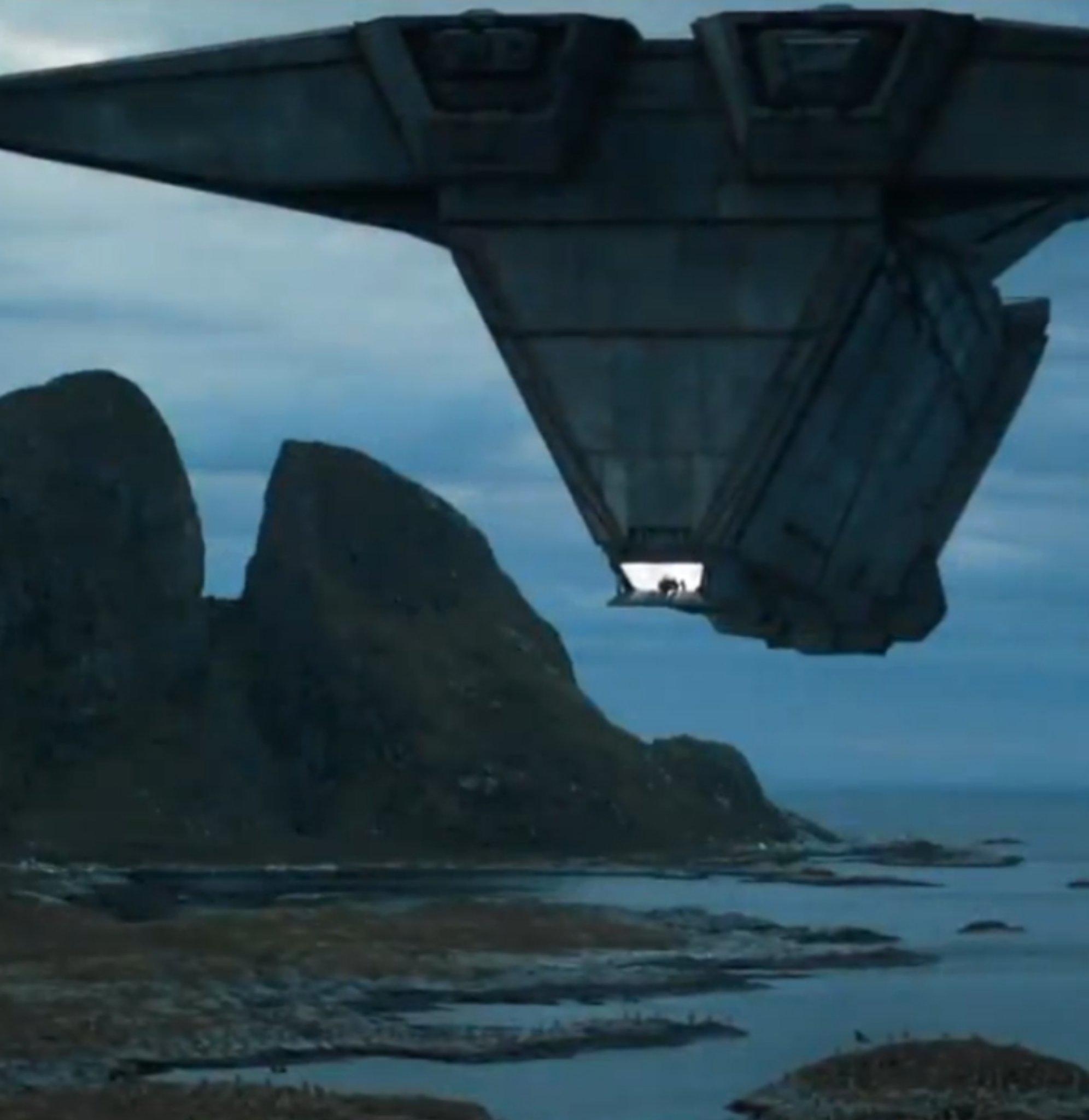 Dune 2021 New Look Atreides Flagship Scrolller