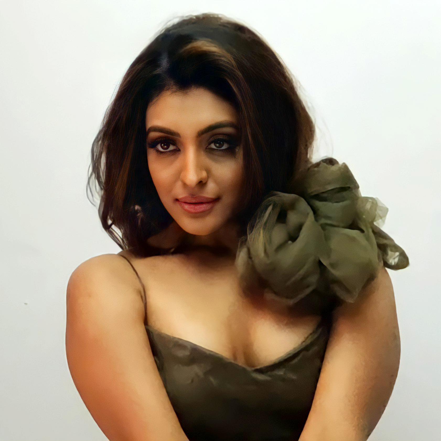 Durga Krishna | Scrolller